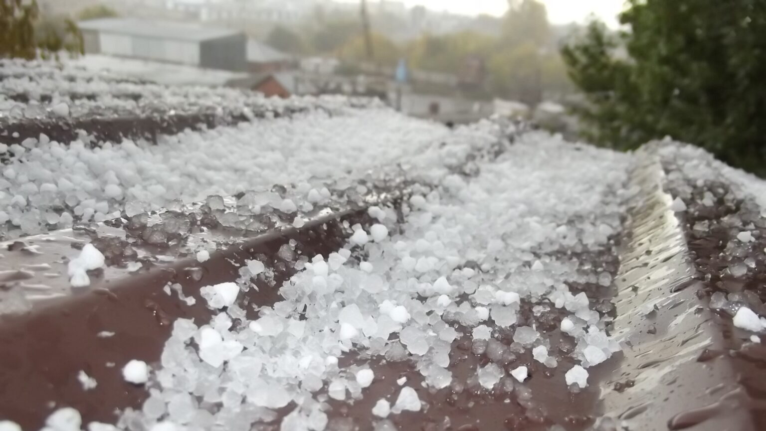 Grindina a făcut dezastru în zonele unde sistemul antigrindină a fost ...