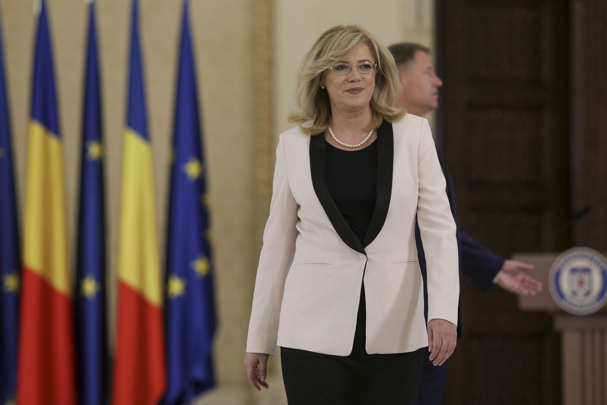 România ar putea rata o șansă istorică. Corina Crețu: Nu s-a realizat ...