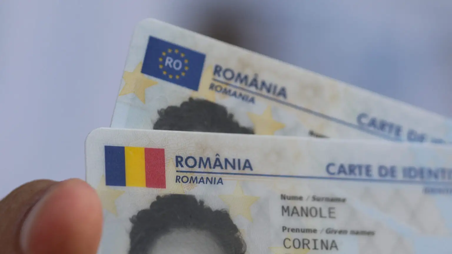 Nu poți avea așa ceva pe buletin. Legea interzice complet oricărui ...
