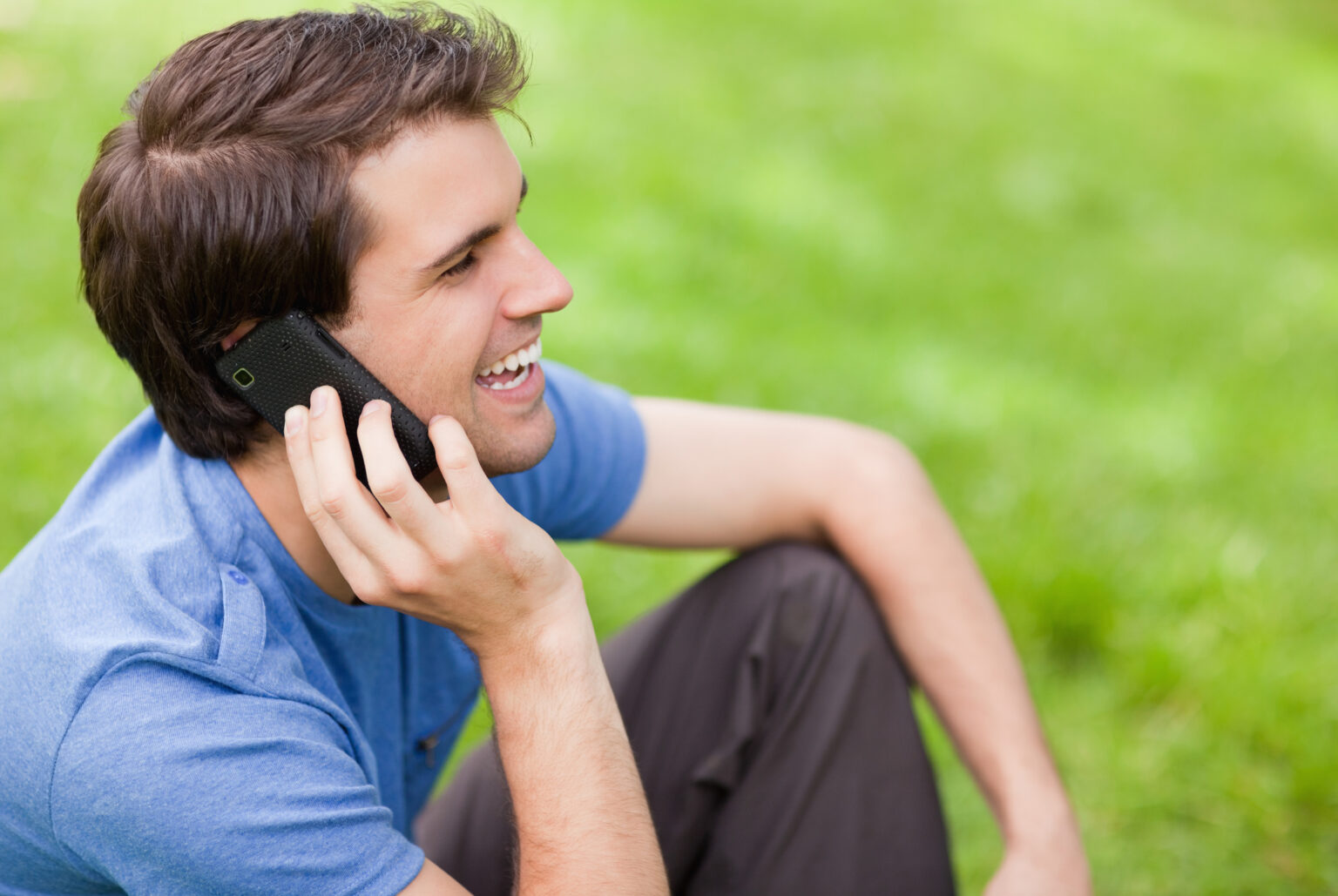 Interzis total pentru cei care au telefoane mobile! Sub nicio formă