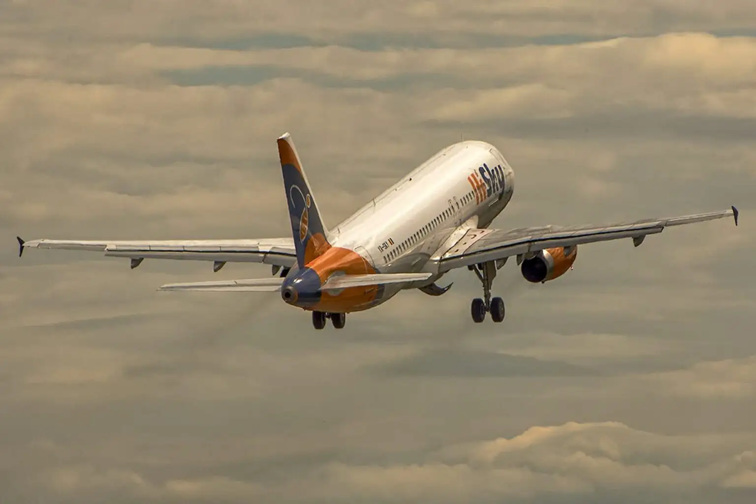 Anunțul companiei HiSky după ce o aeronavă s-a depresurizat. Avionul a ...