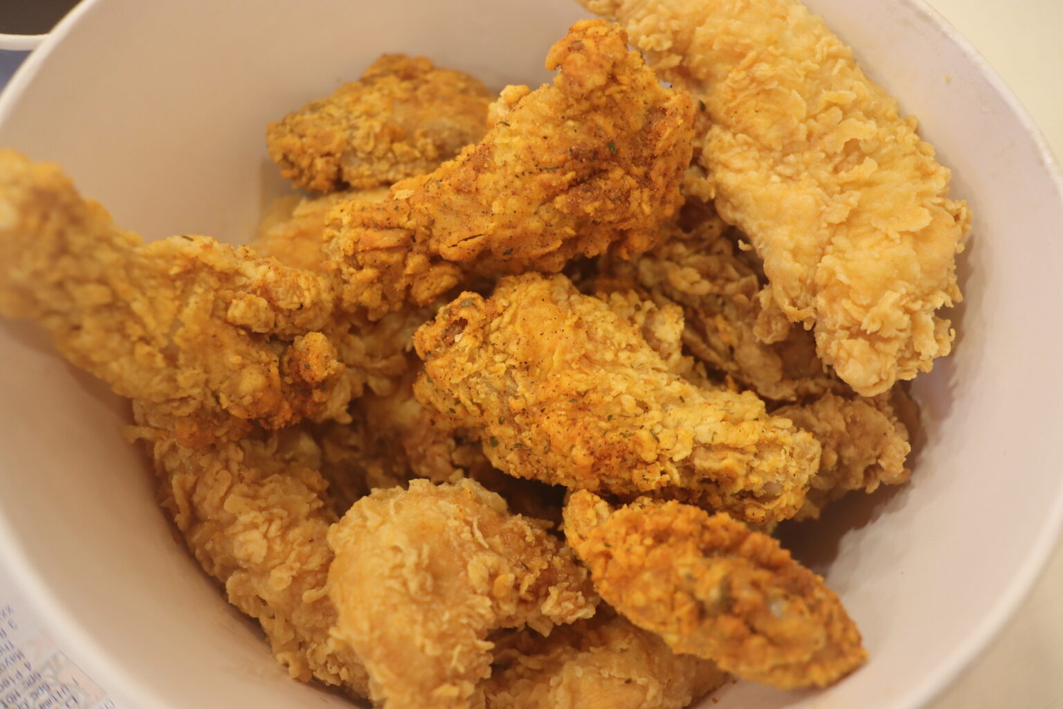 Cel mai mare secret din lume! Rețeta puiului prăjit de la KFC a fost ...