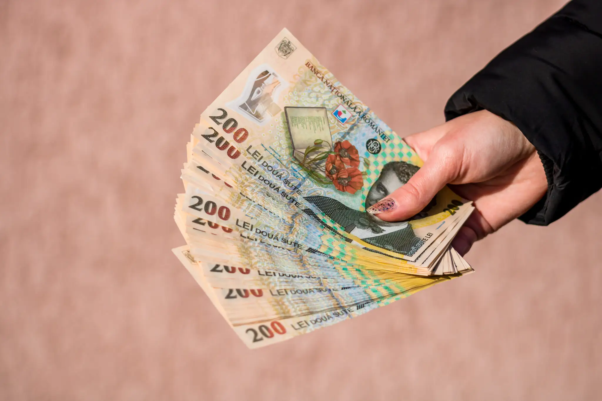 Se dau peste 3.000 de lei de persoană! Cine va primi banii imediat