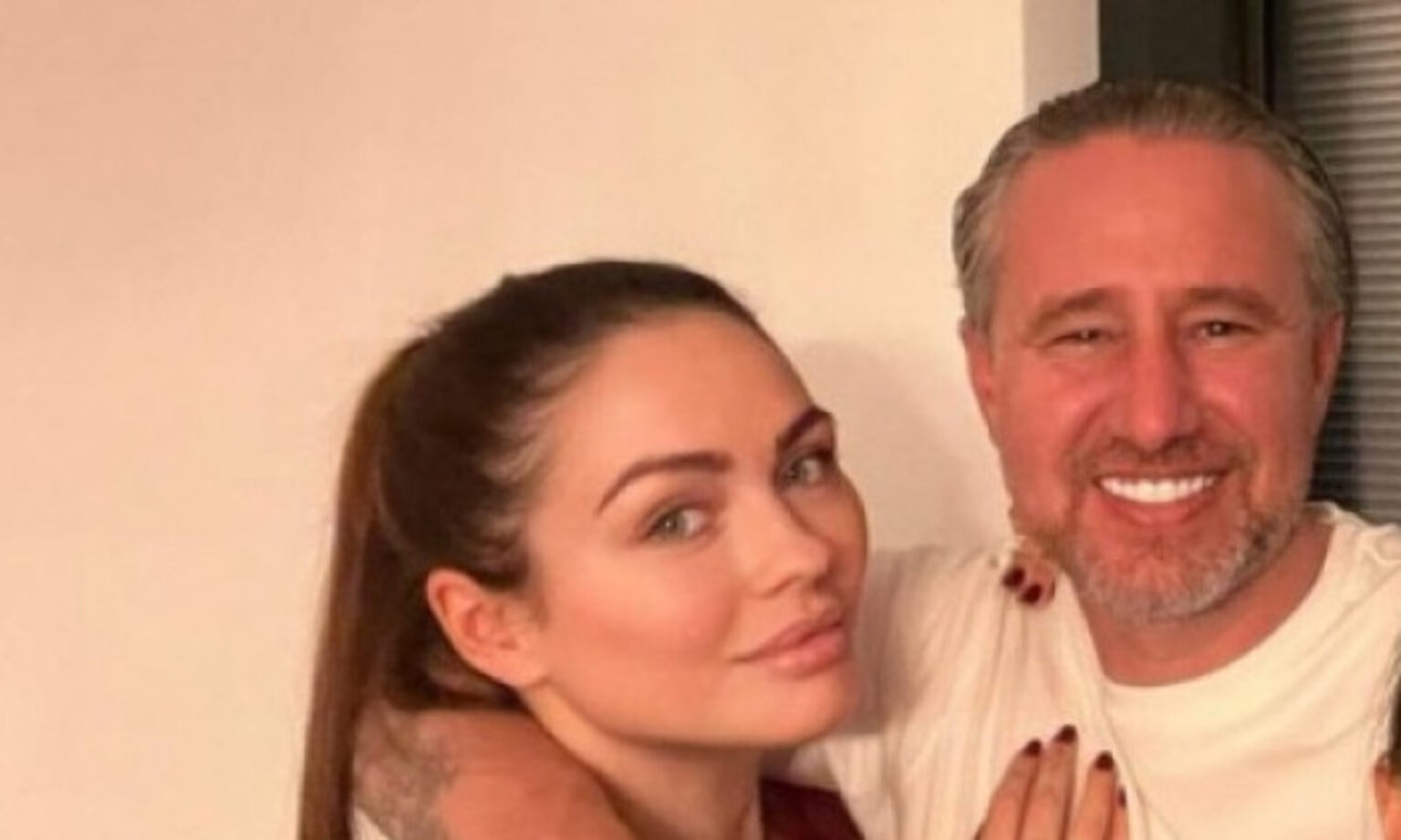 Laurențiu Reghecampf și Corina Caciuc sunt în culmea fericirii! Fiul lor a împlinit șase luni ...