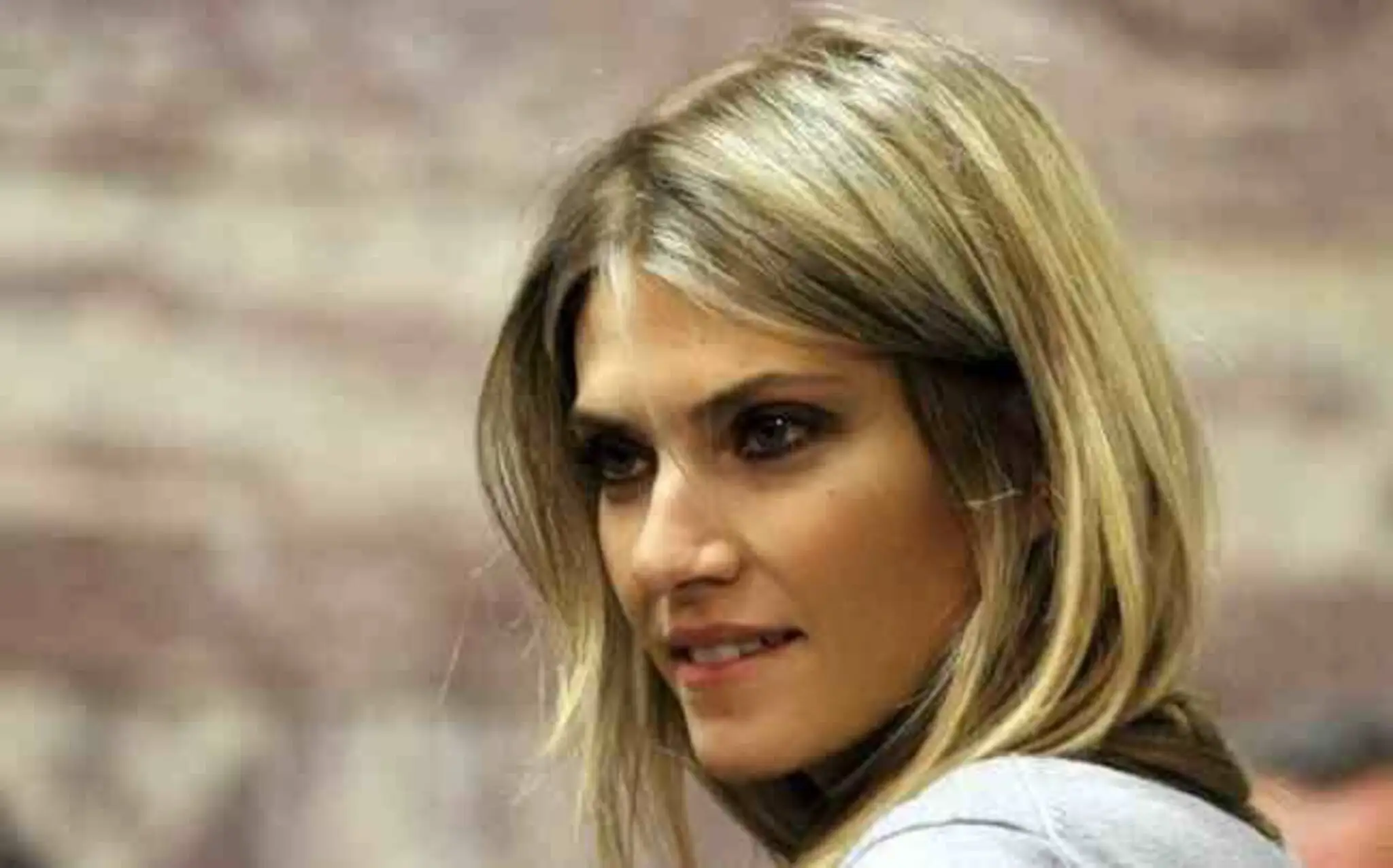 Eva Kaili a recunoscut că este implicată în scandalul de luare de mită ...