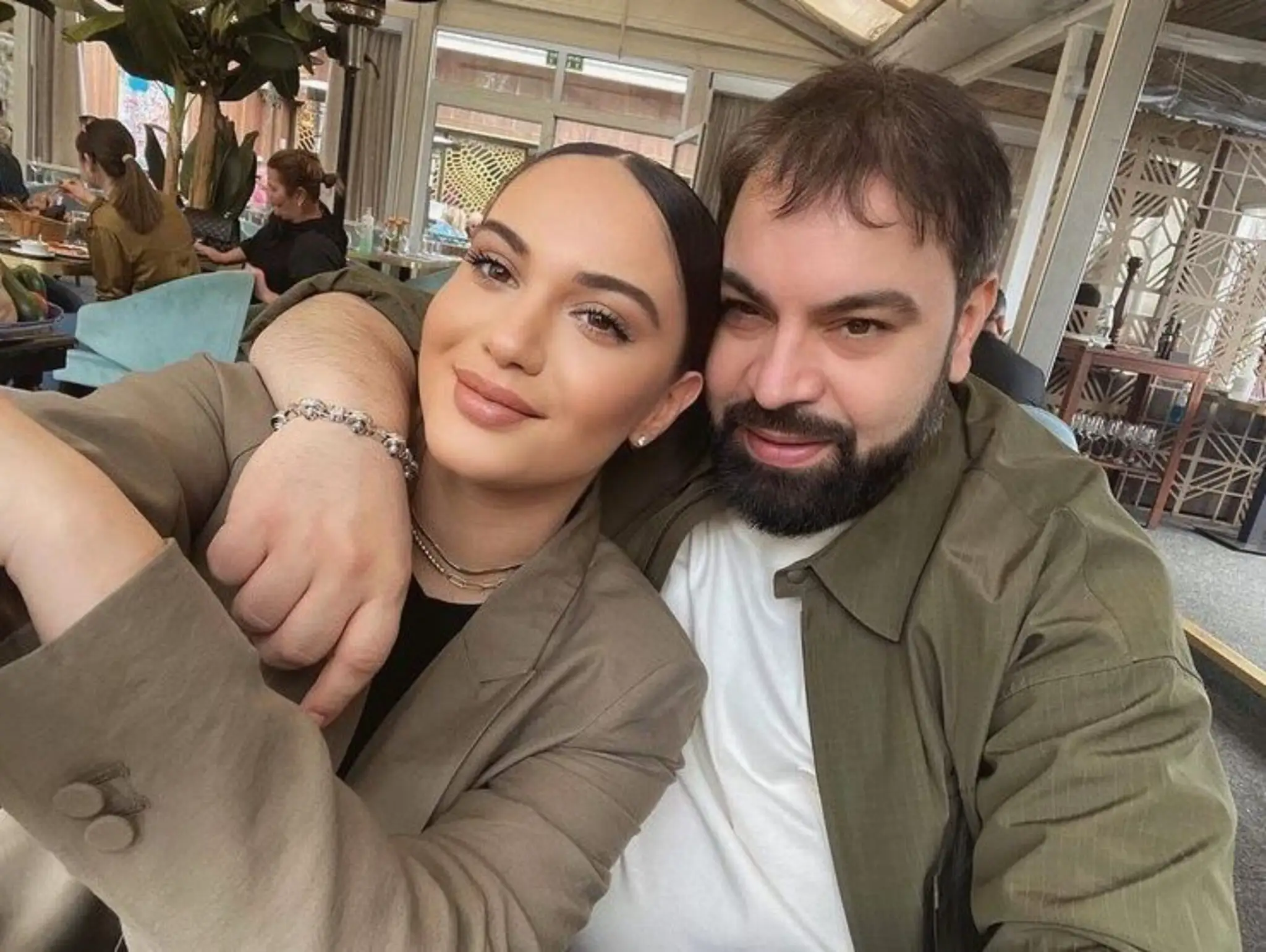 Florin Salam, internat într-un spital din Serbia. Medicii au luptat ...