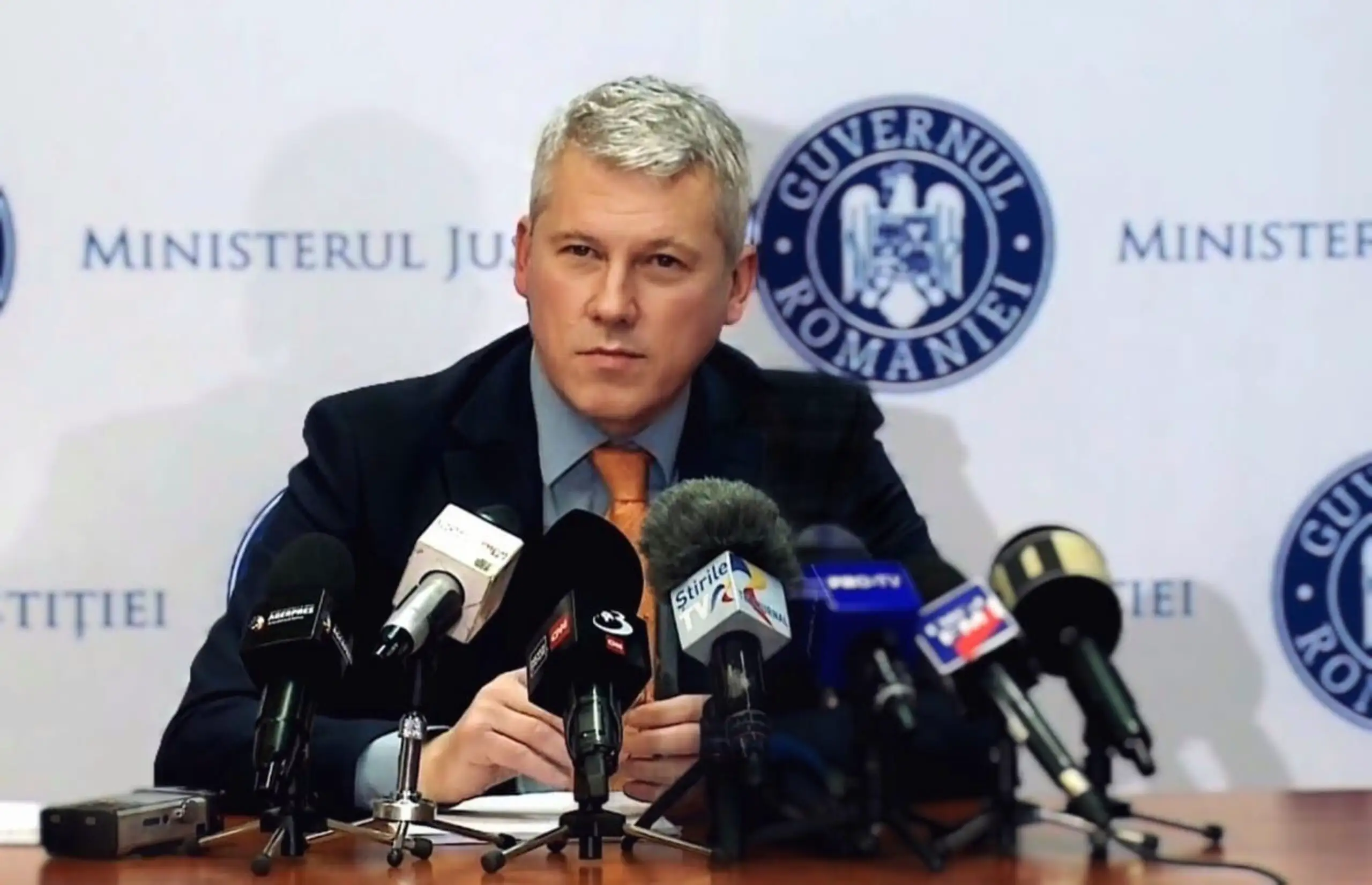 Cătălin Predoiu: Formula fără prag la abuzul în serviciu este ...