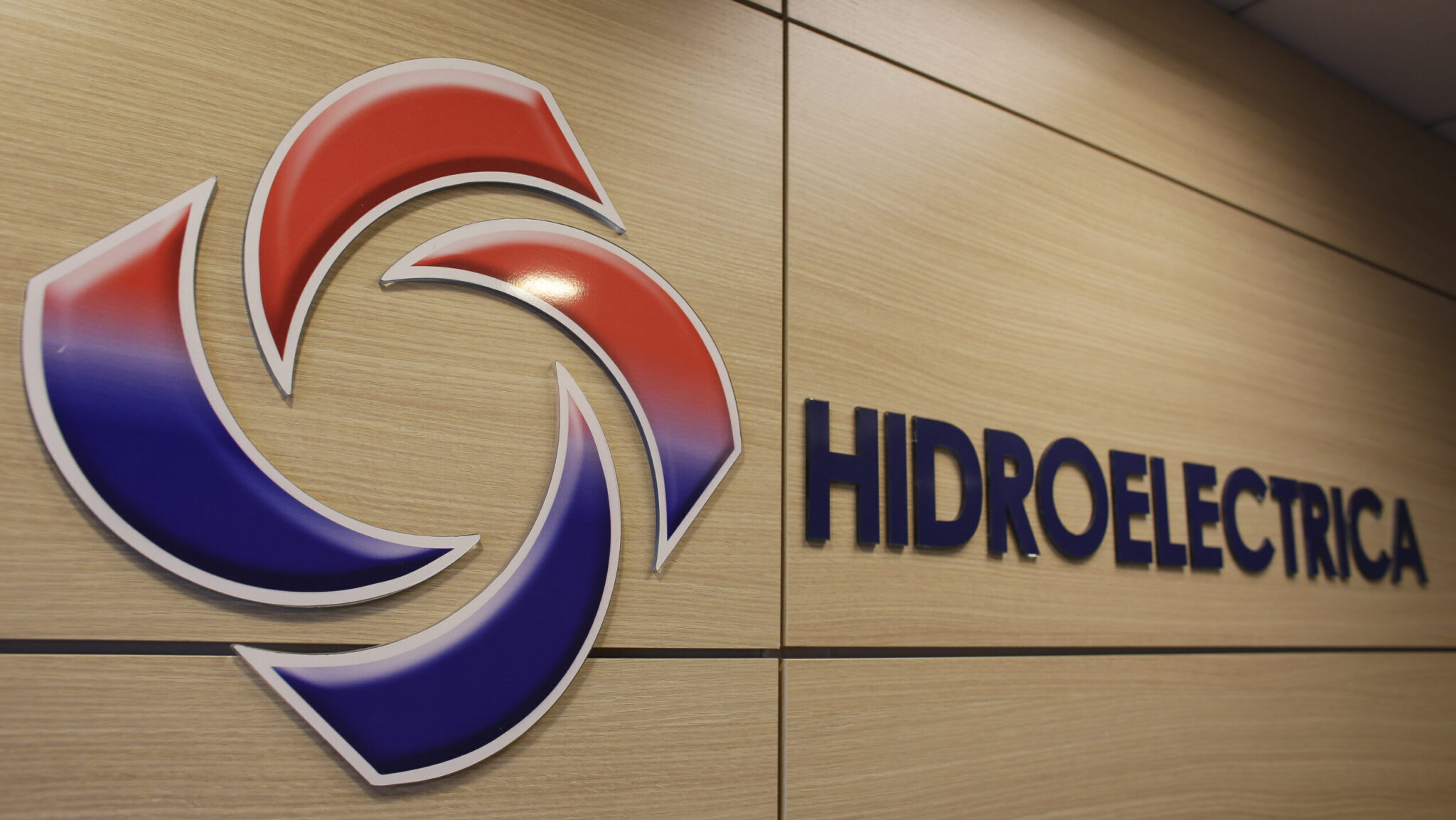 Hidroelectrica semnează contractul pentru instalația de stocare cu baterii Li-ion la Parcul ...