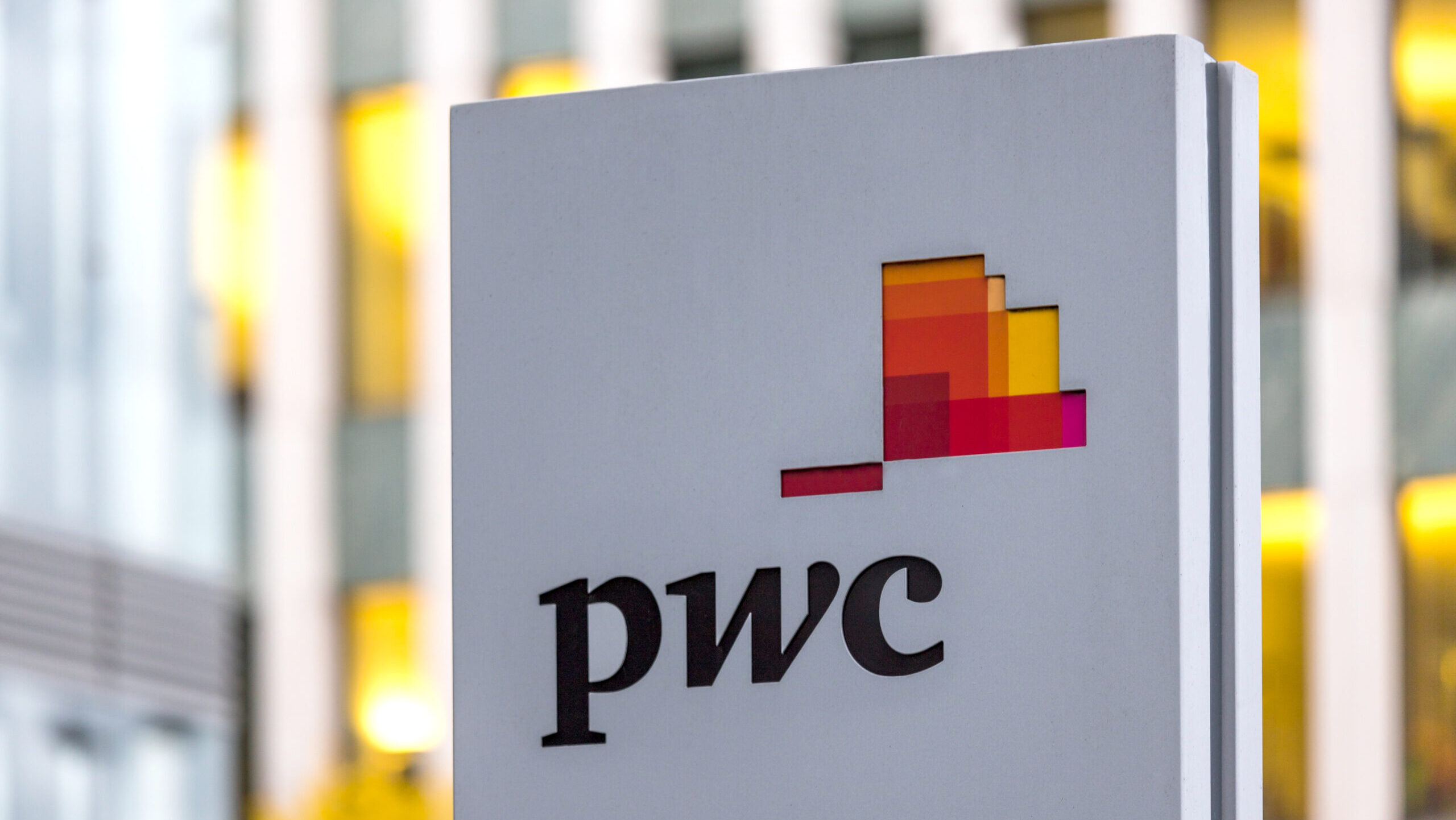 PwC: PIB-ul global ar putea crește cu încă 15 puncte procentuale până ...