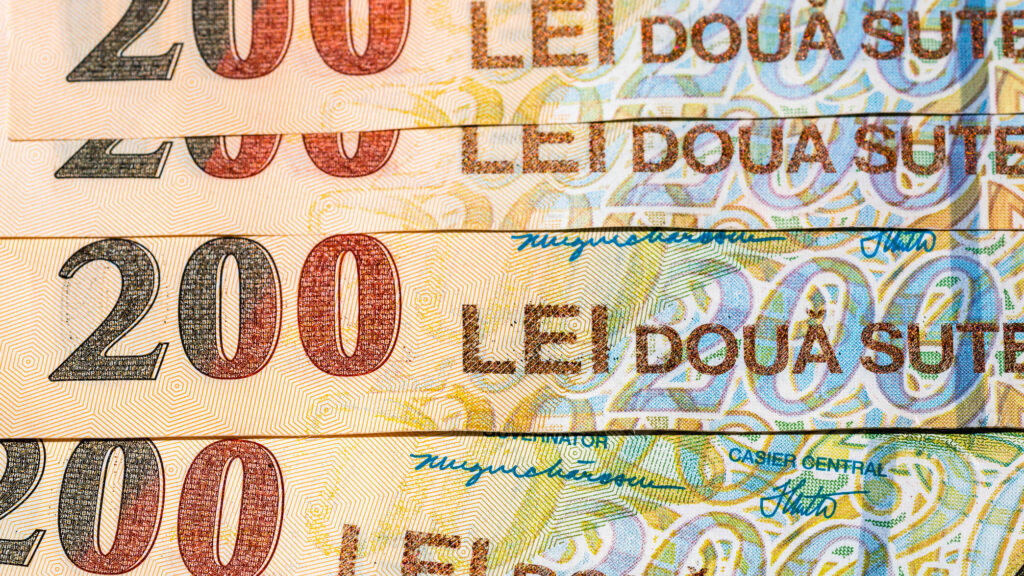 Bani în plus la pensie în octombrie! Cine va primi între 300 și 500