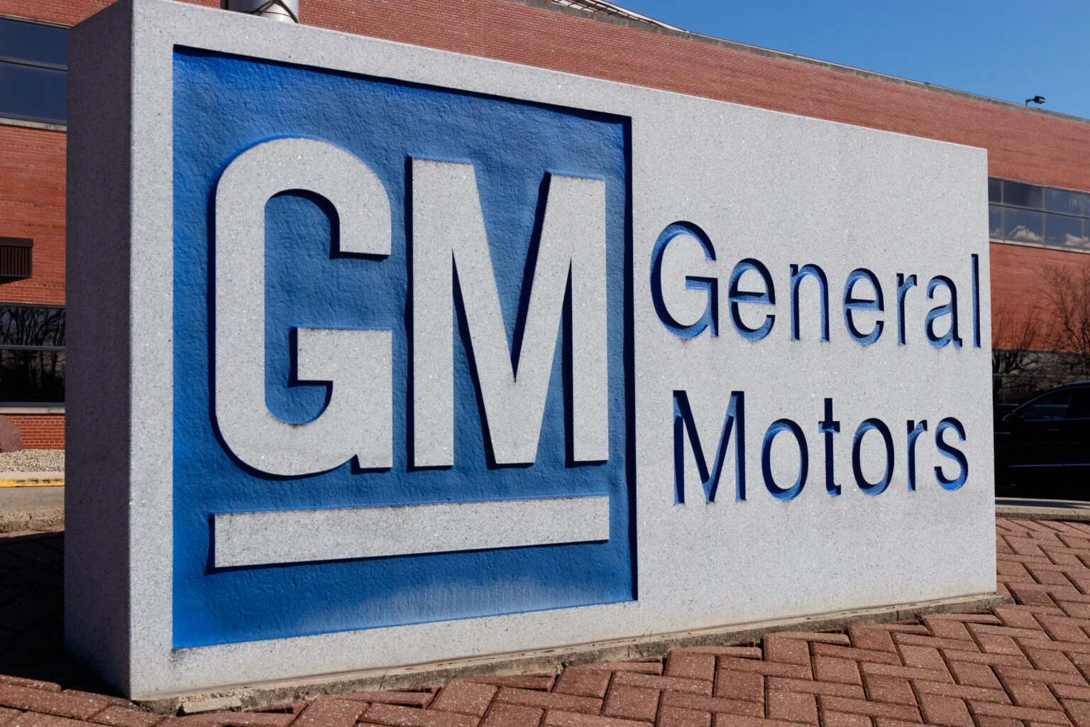 General Motors (GM) își ajustează investițiile în vehicule electrice și ...