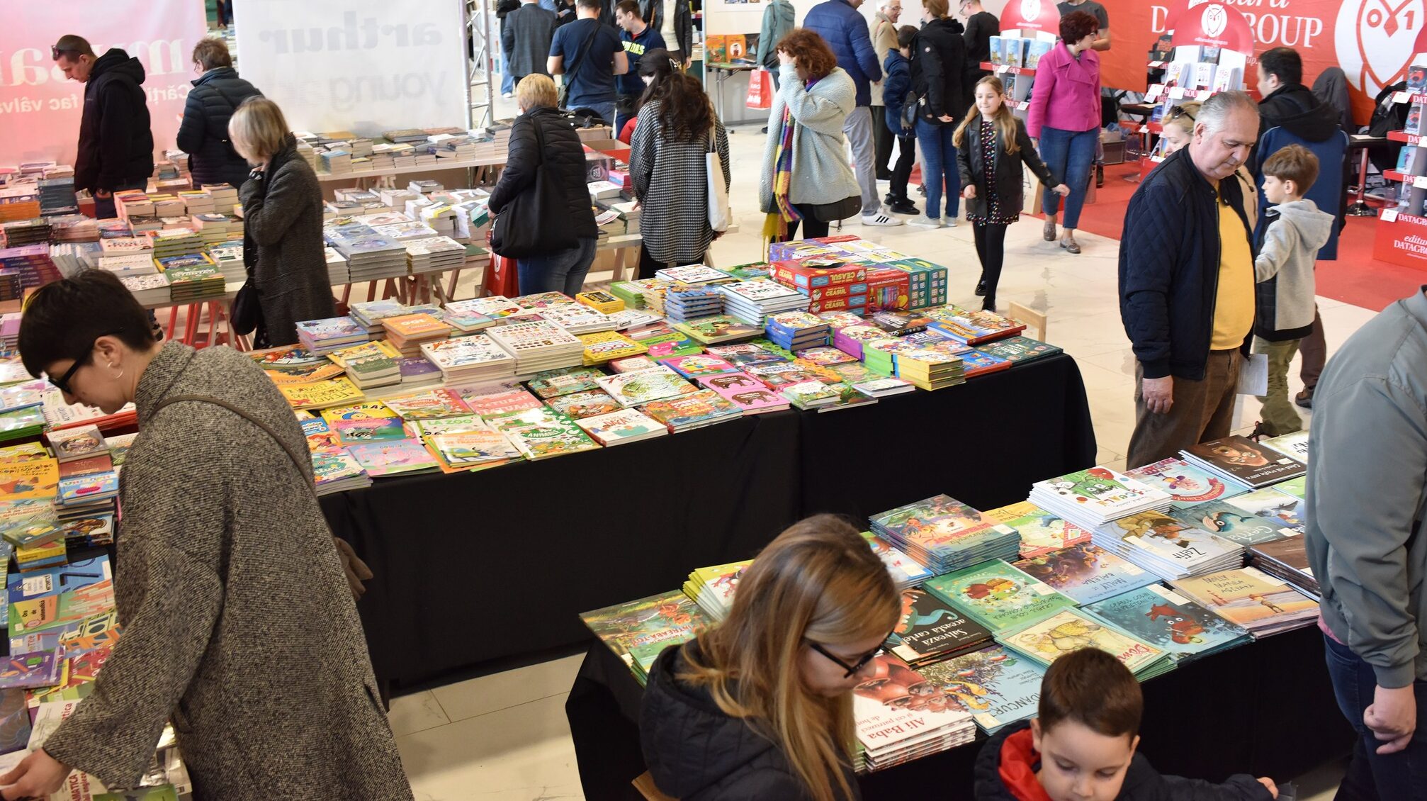Cărți, autori și lansări la Bookfest 2025: Programul complet al ...