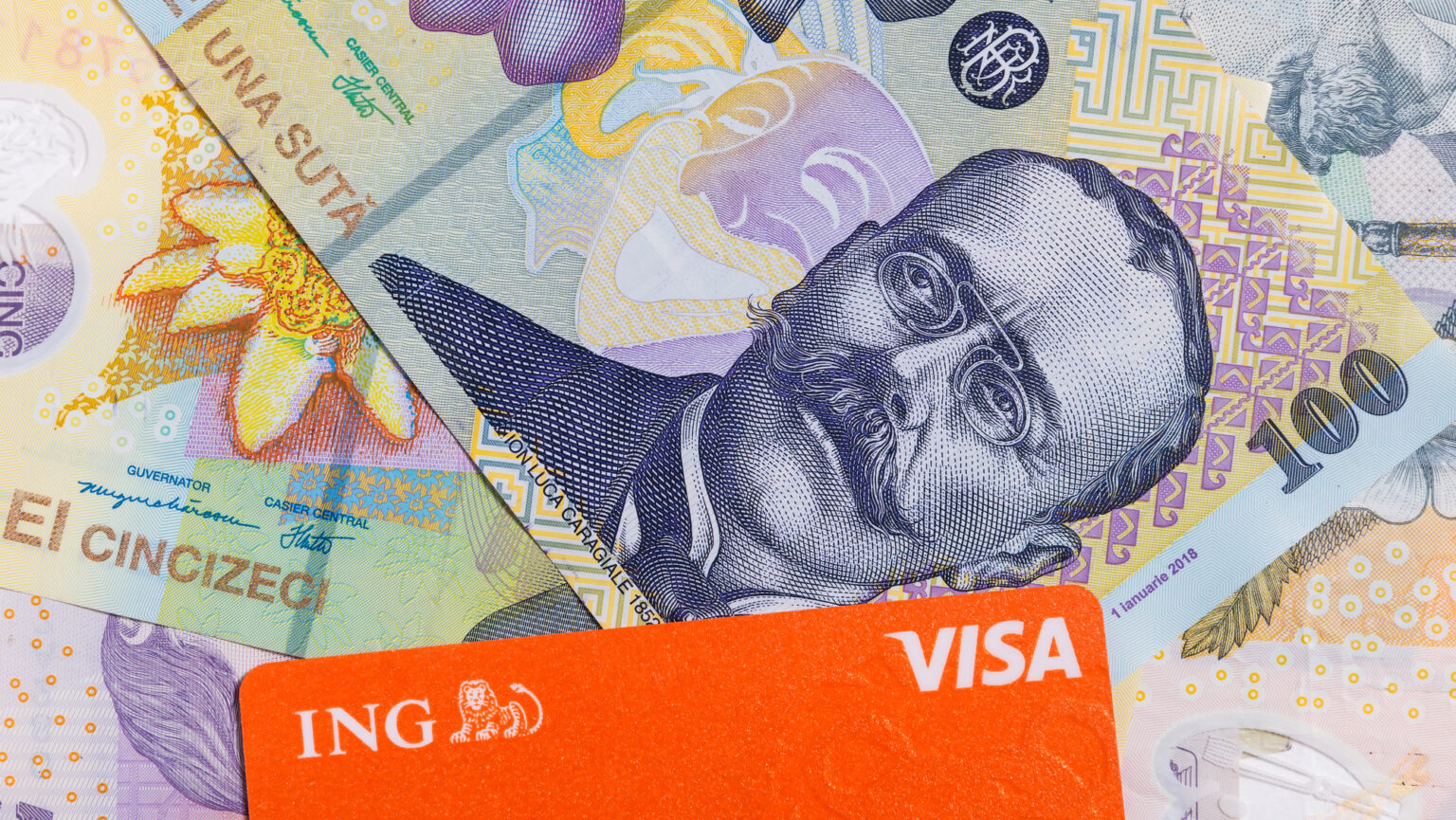 Adio, plata cash! Trebuie să plătești cu cardul după această sumă