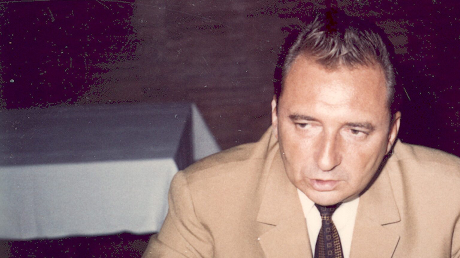 Cine l-a ajutat pe Ion Mihai Pacepa după ce a fugit din România. Totul ...