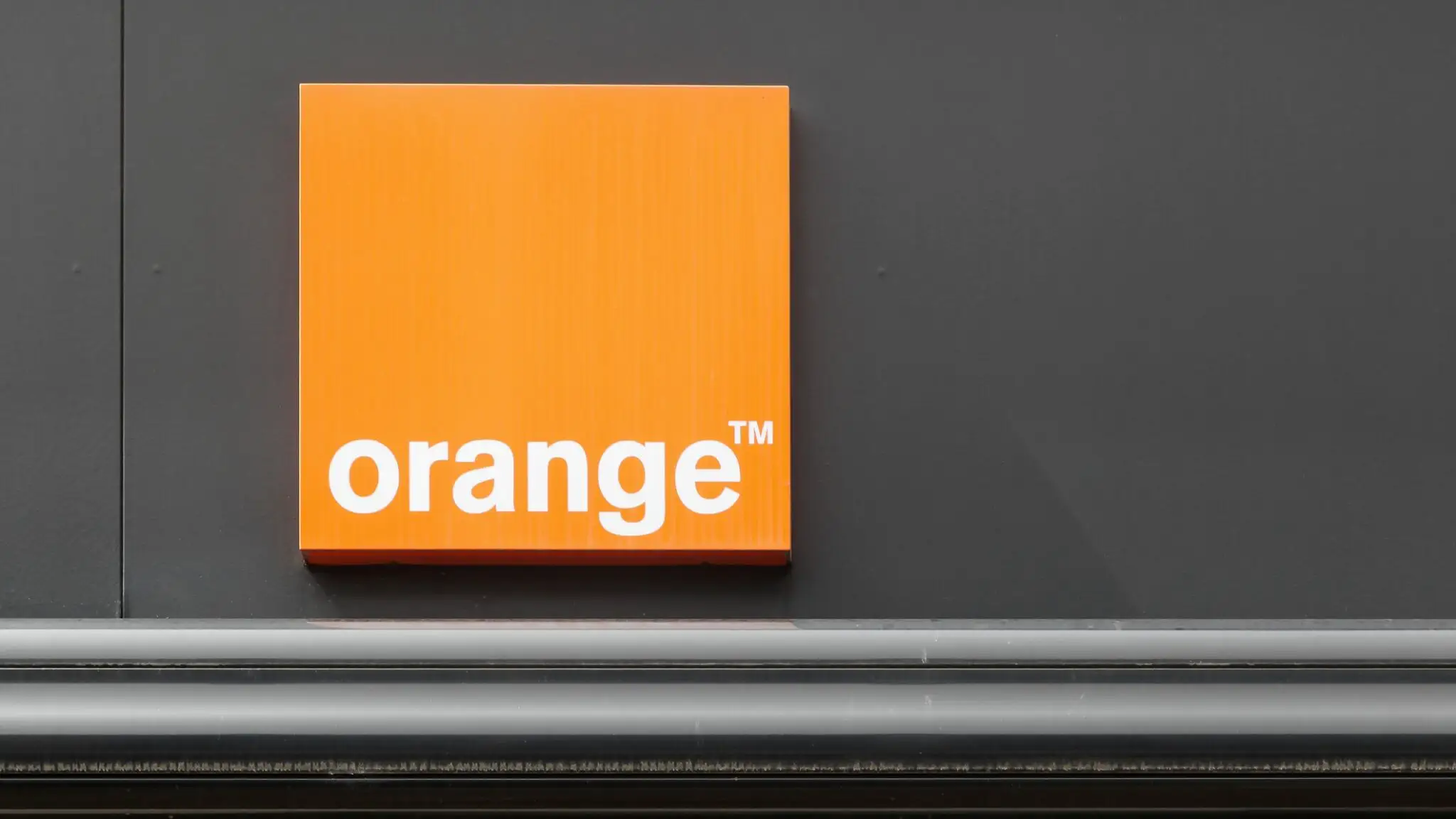 Amendă pentru Orange! Toți clienții trebuie să știe ce făcea compania