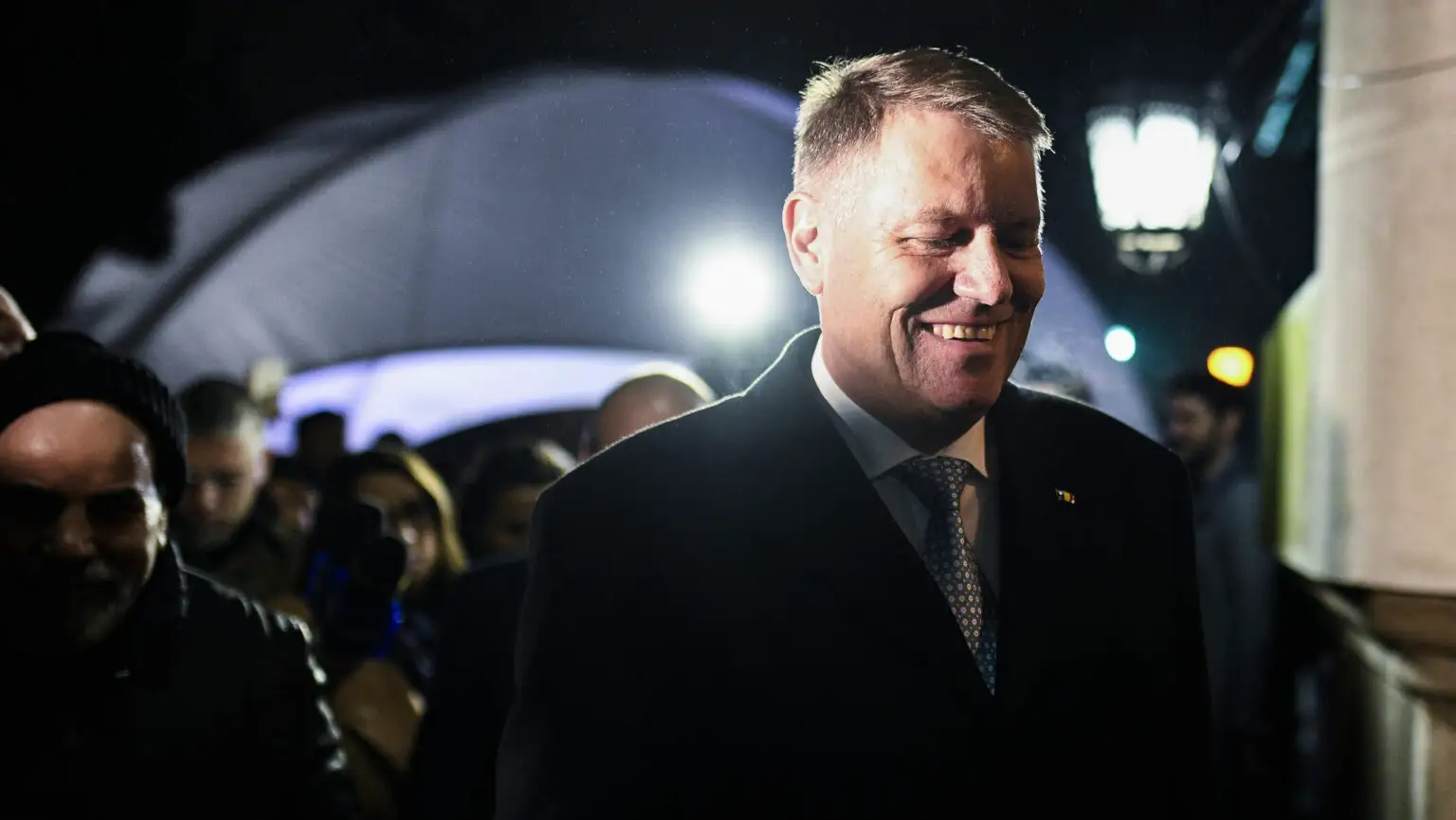 Klaus Iohannis pleacă din România. Se întâmplă chiar de Ziua Națională