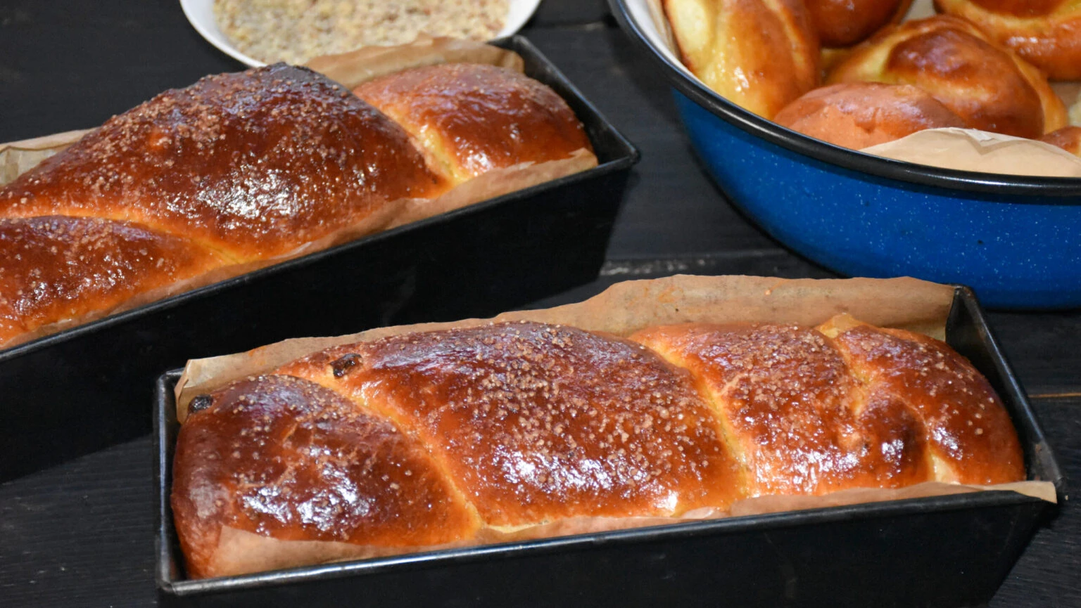 Cozonac pufos fără frământare. Rețeta perfectă pentru sărbători