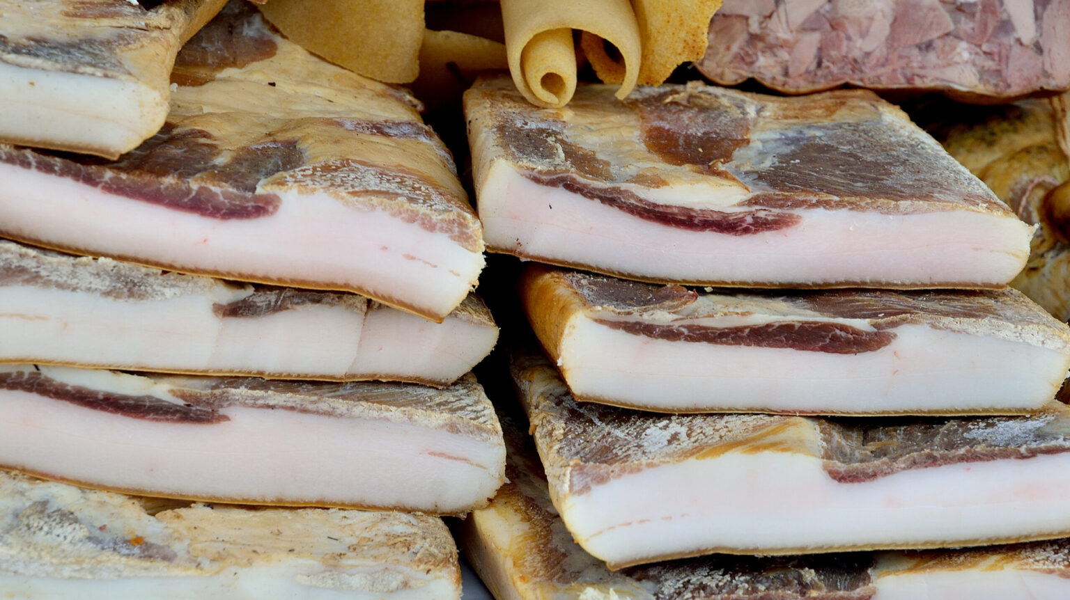 Adevărul despre slănină. Nimeni nu a știut asta. Cât de sănătoasă este ...