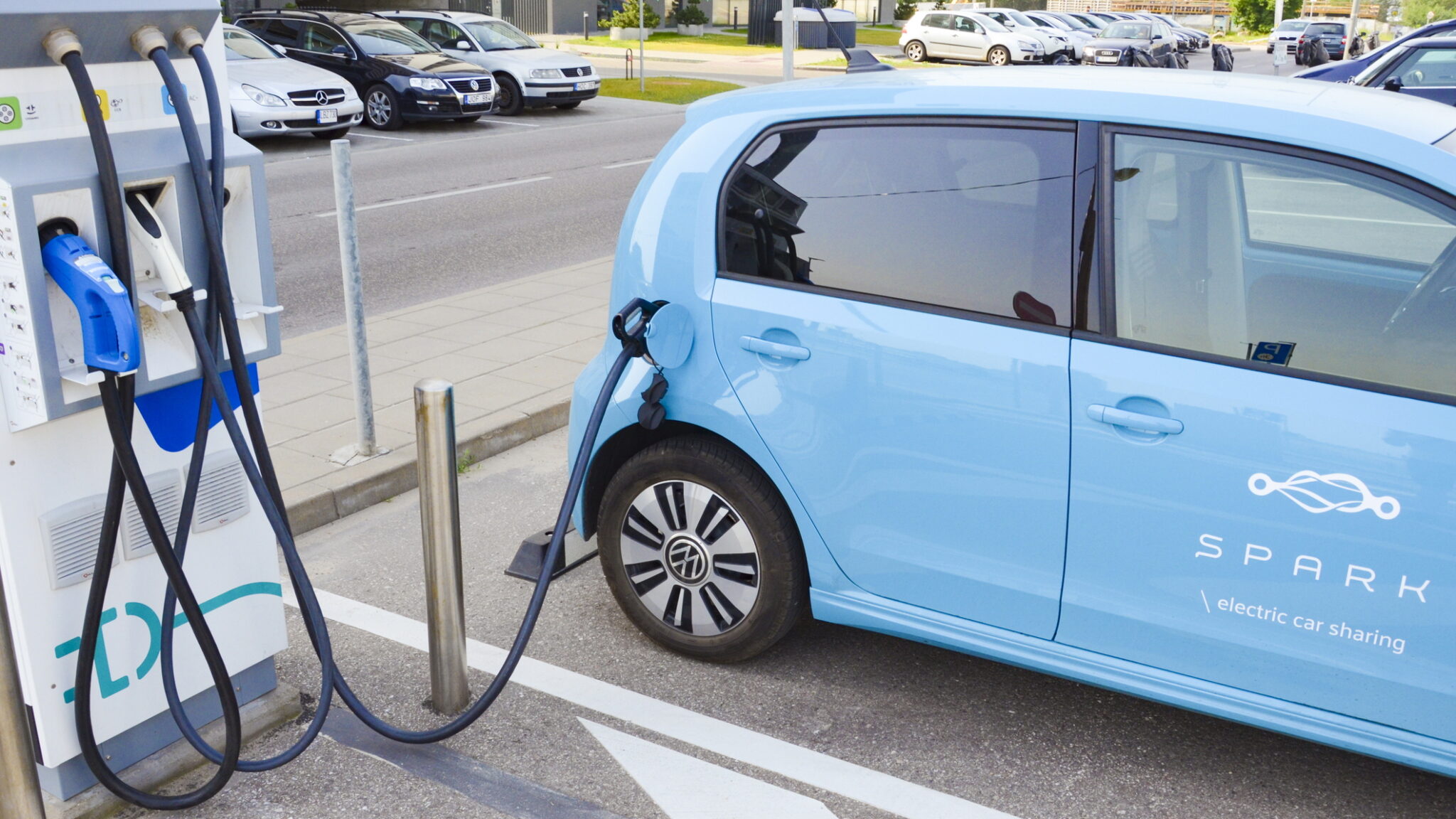 Spark părăseşte România. Decizia companiei de car sharing: Sistarea ...