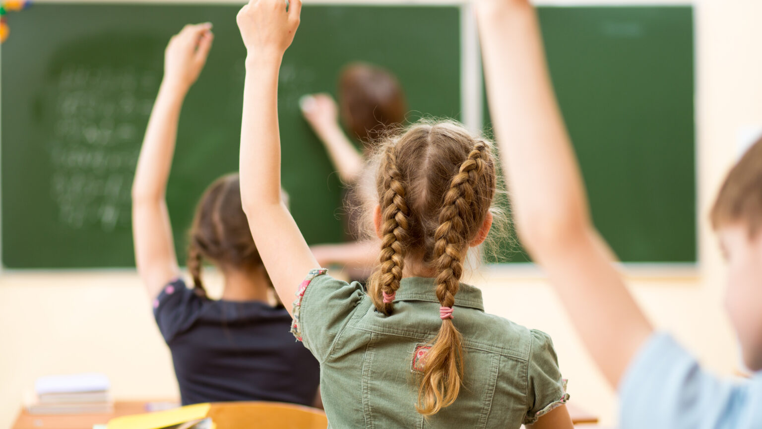 Anunţul momentului pentru elevi şi profesori! Când începe noul an ...