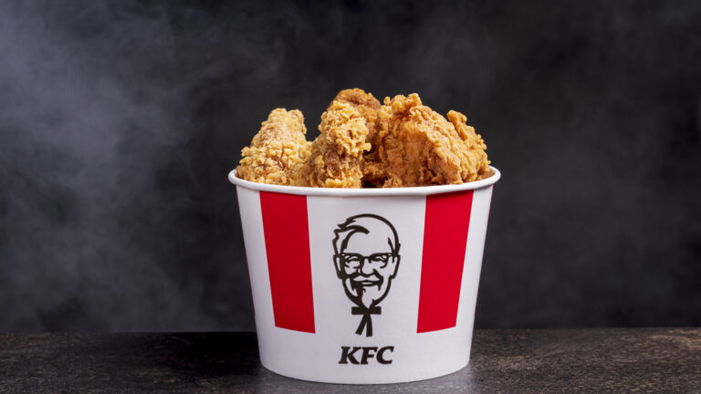 Cel mai mare secret din lume! Rețeta puiului prăjit de la KFC a fost ...