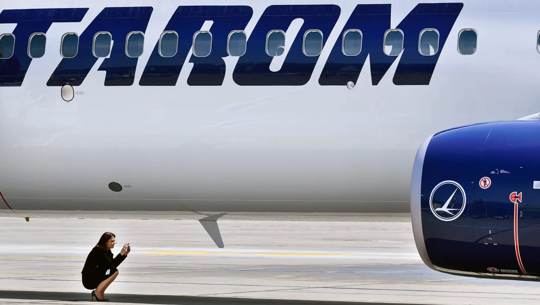 TAROM își modernizează flota. Ce tip de aeronave a achiziționat ...
