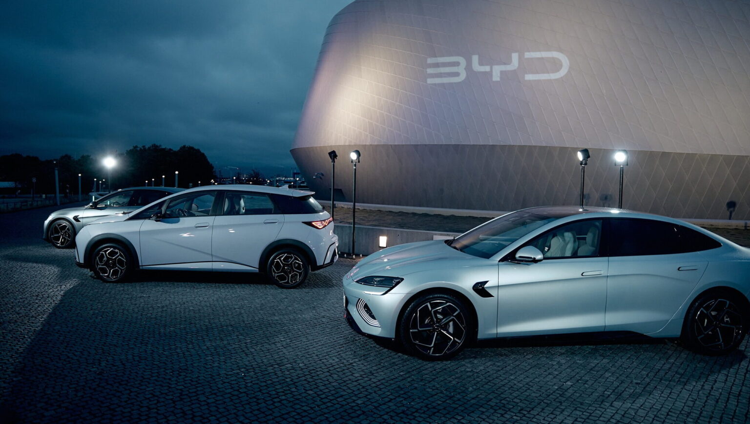 Chinezii de la BYD intră pe piața din România. La ce vehicule vor avea ...