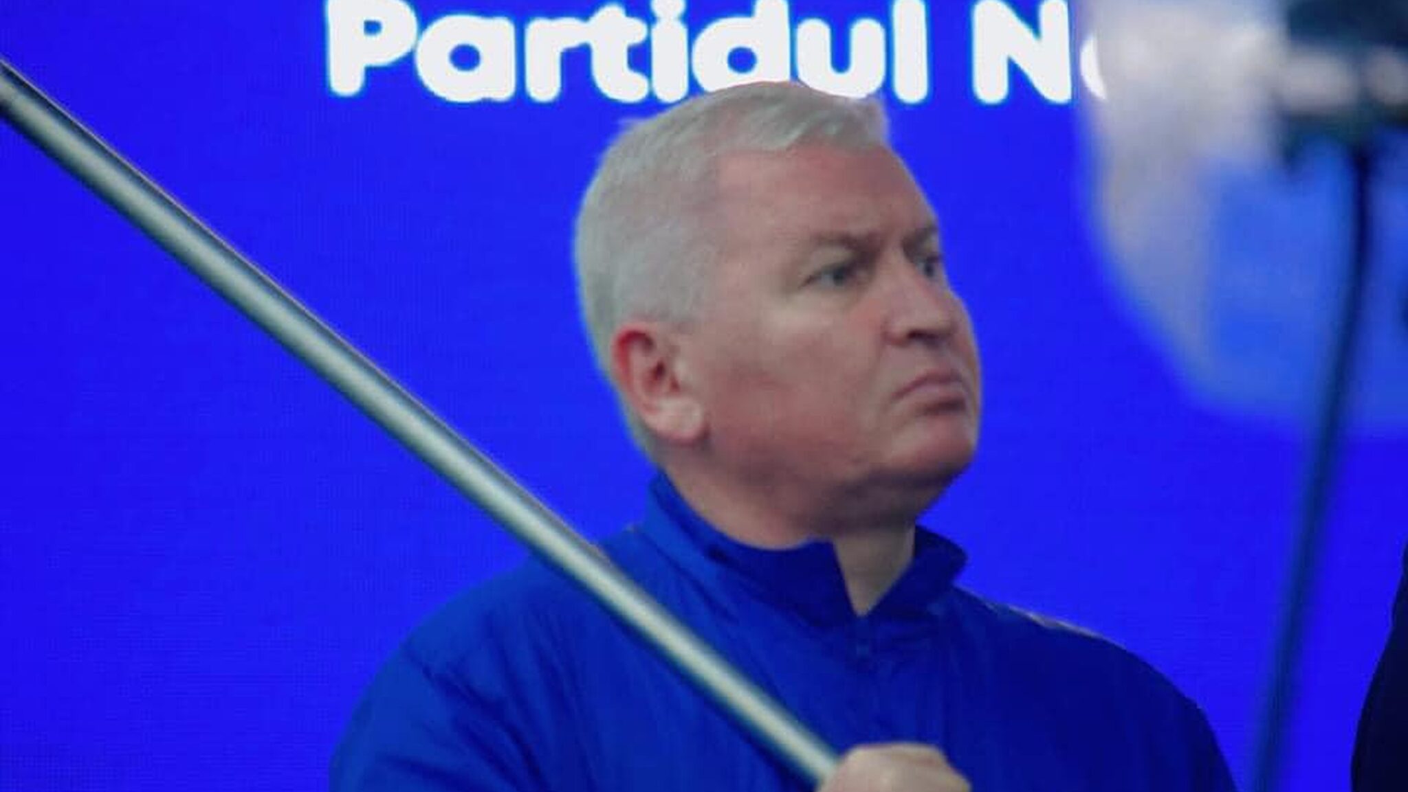 VIDEO Bătaie ca în filme în Parlament. Florin Roman acuză că a primit ...