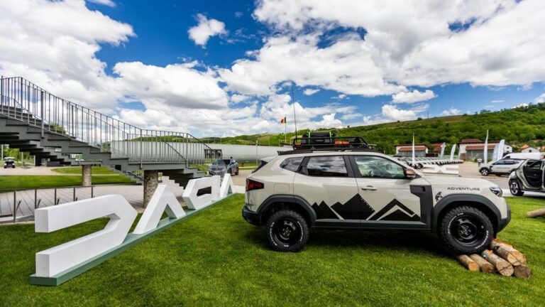 Noua Dacia Duster pentru pasionații de aventură. Cât costă kitul off ...