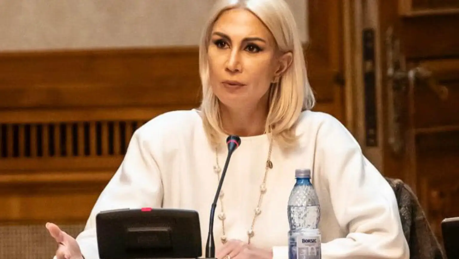 Raluca Turcan critică sistemul medical din România: Situaţia din ...