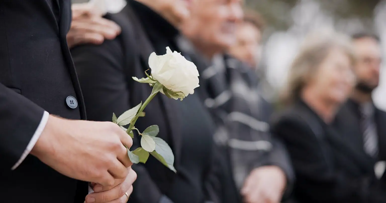 Doliu în lumea muzicii. Un celebru cântăreț s-a stins din viață. L-au ...