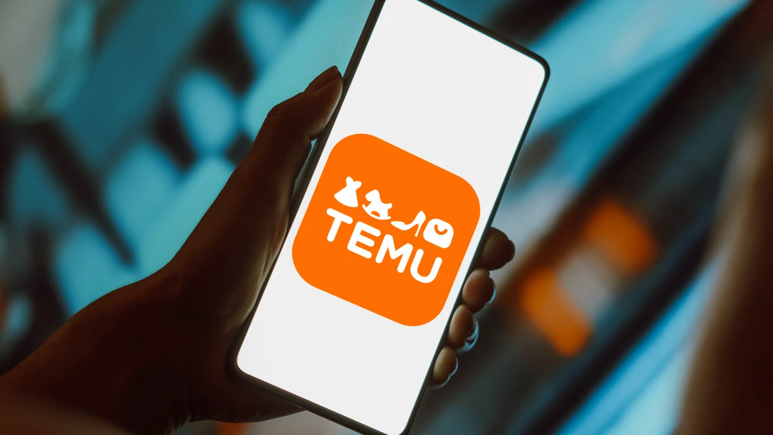 Cum a făcut fondatorul Temu o avere uriașă. Colin Huang e acum cea mai ...