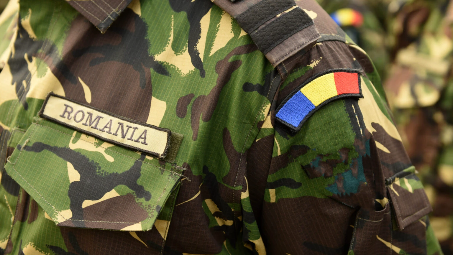 Armata a început recrutările! Unde trebuie să se prezinte cei care vor ...