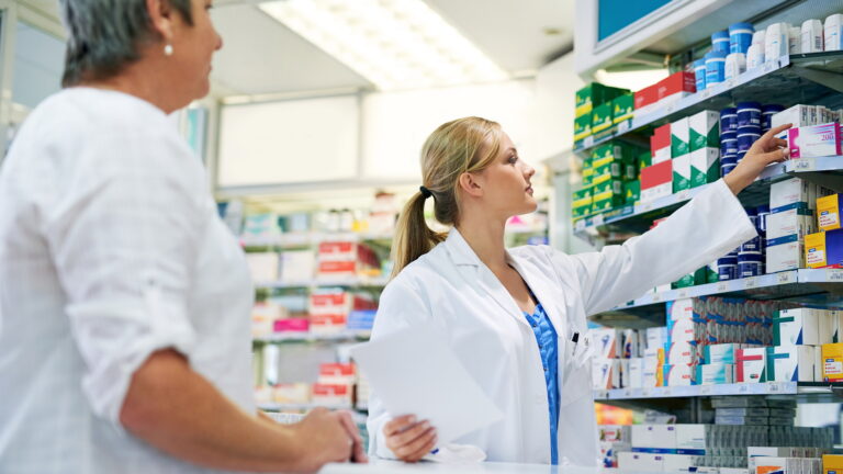 Program farmacii de Crăciun. Ce unități vor fi deschise non-stop în ...