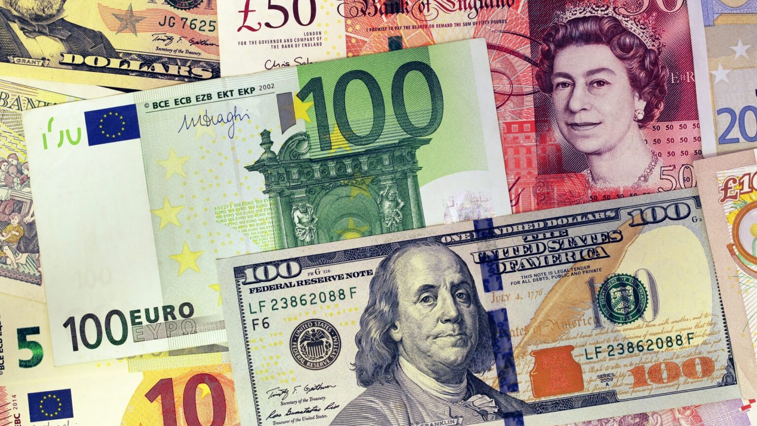 Bancnote false în Europa. Europol a interceptat aproape un milion de ...