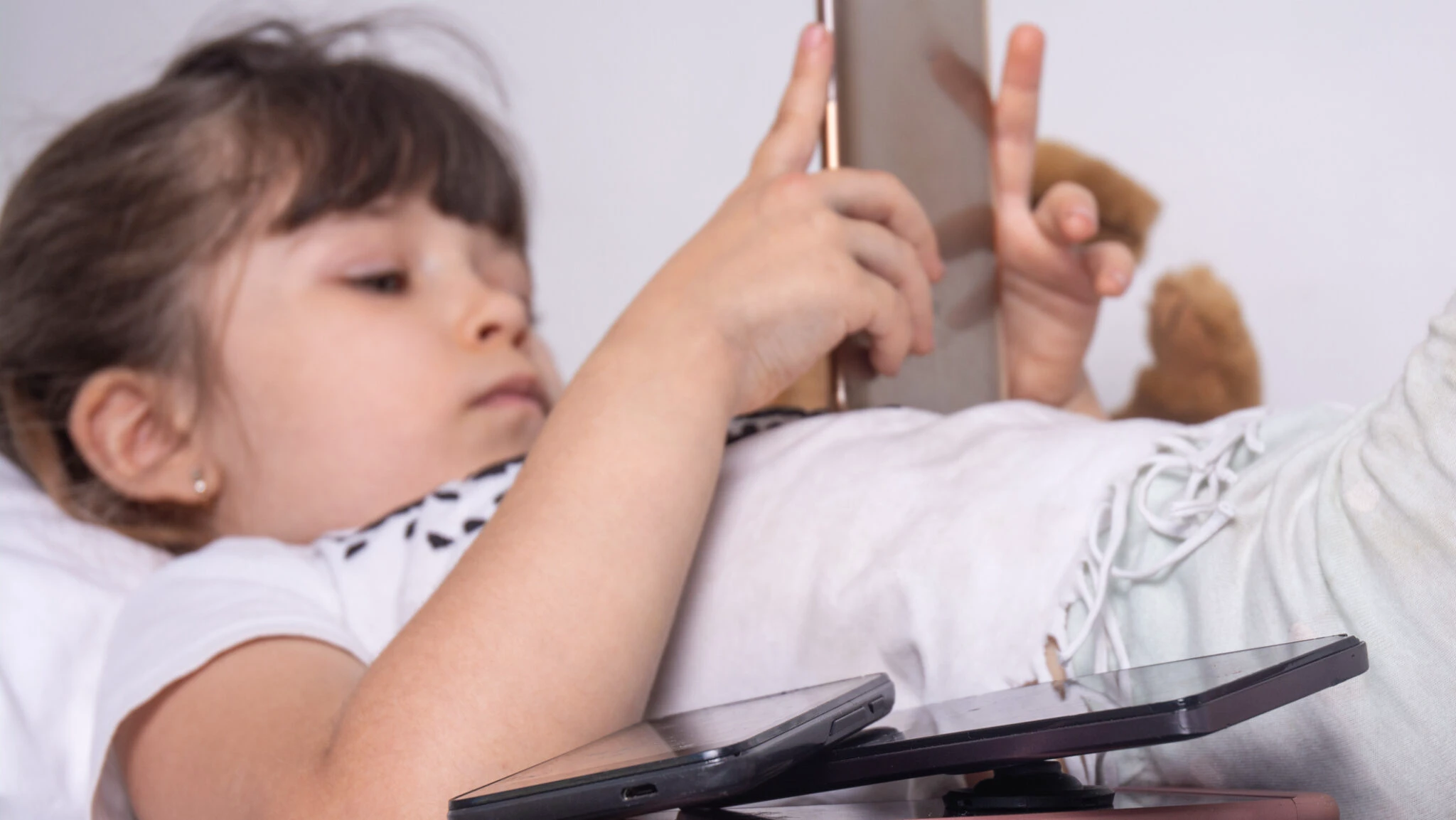 S-a decis interzicerea telefoanelor mobile. Noua regulă impusă deja în ...