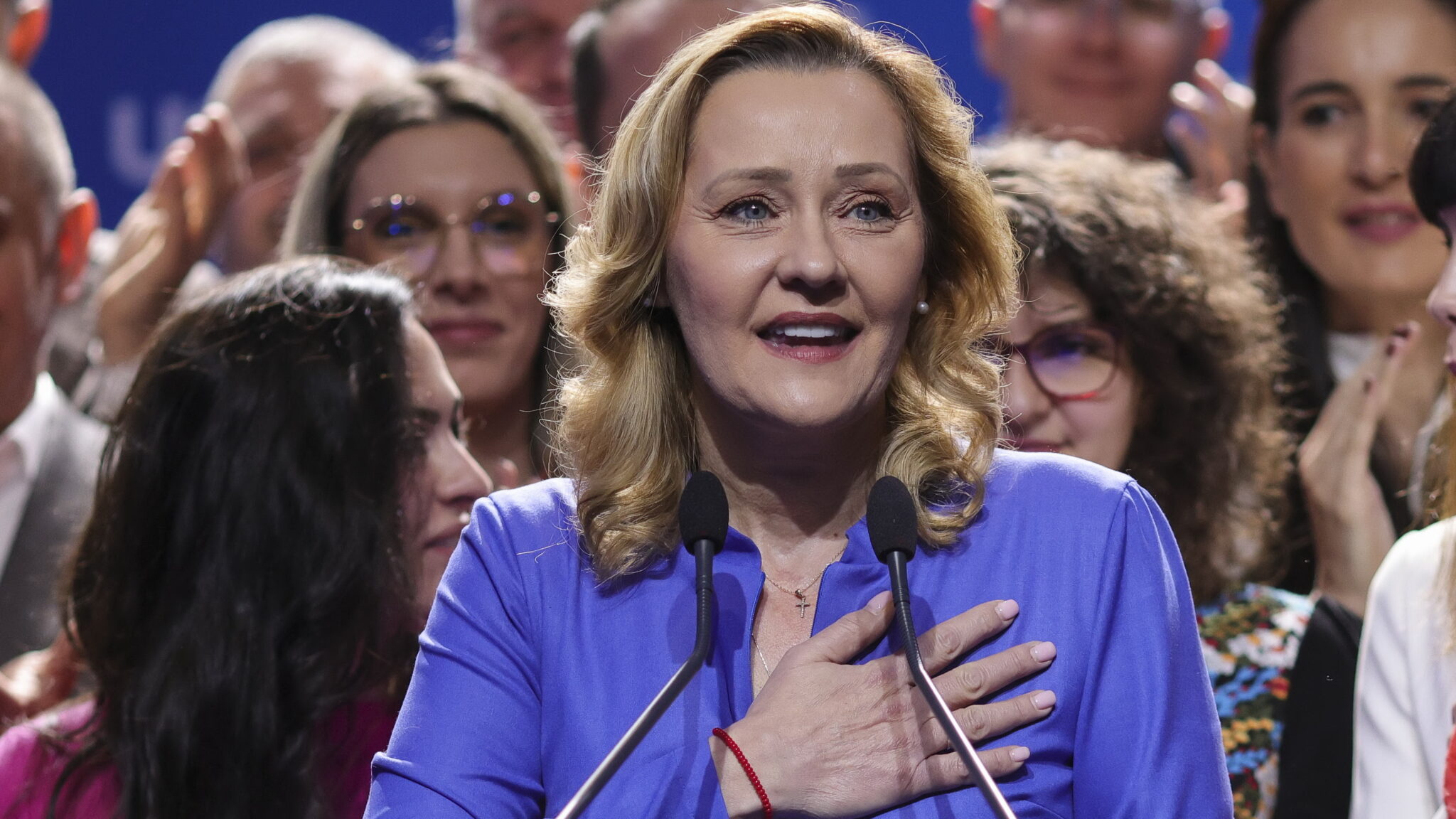 Elena Lasconi: Voi sta la masă cu toate partidele, dar guvernarea se ...