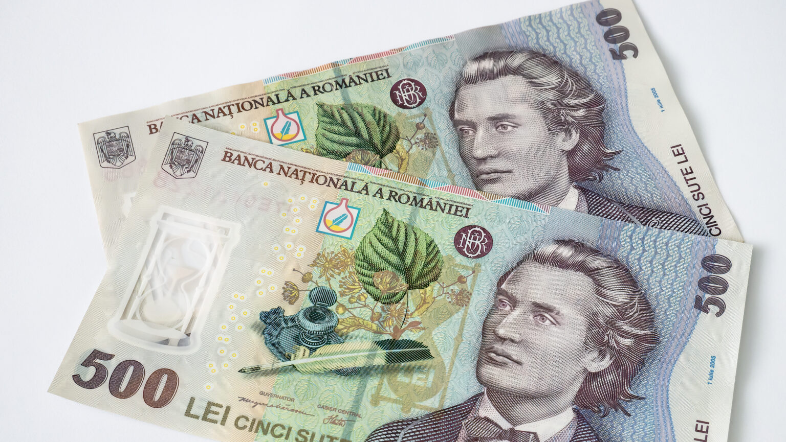 Cardurile cu 500 de lei expiră pe 31 octombrie și banii se pierd. Ce ...