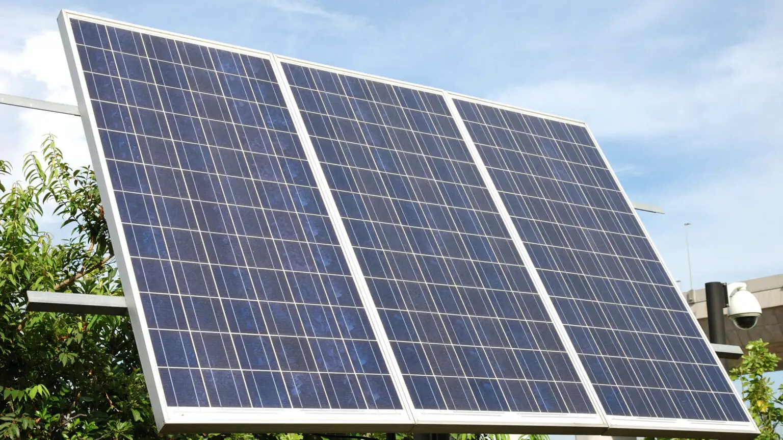 Finanțare de 265 milioane de euro pentru panouri solare. Fermierii pot ...