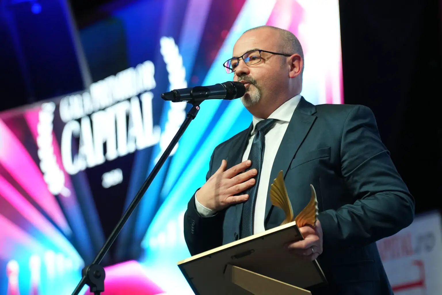 Gala Premiilor Capital 2024. Adrian Asoltanie, premiat pentru cel mai ...