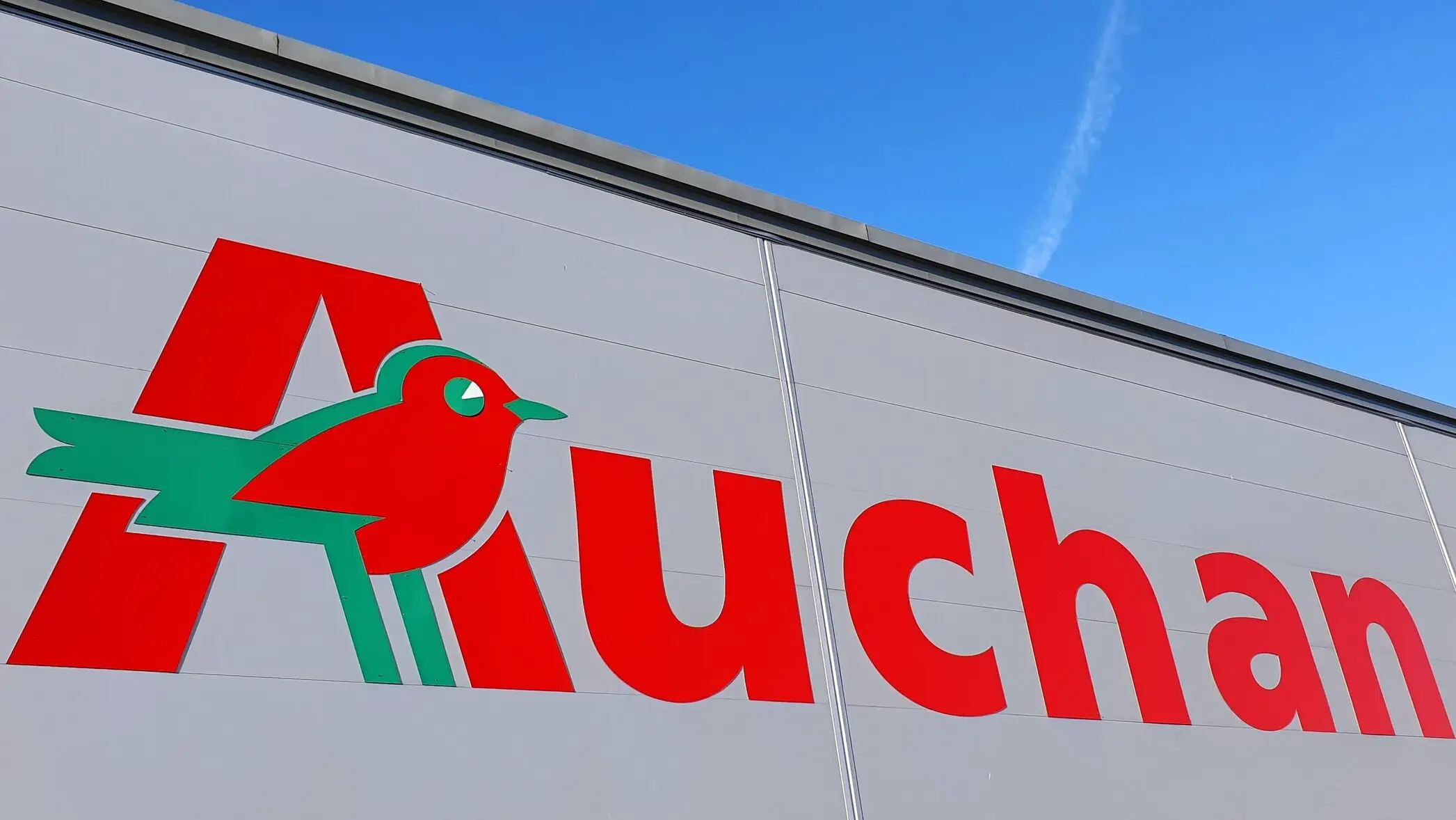 Alertă alimentară: Auchan retrage două produse alimentare ce pot ...