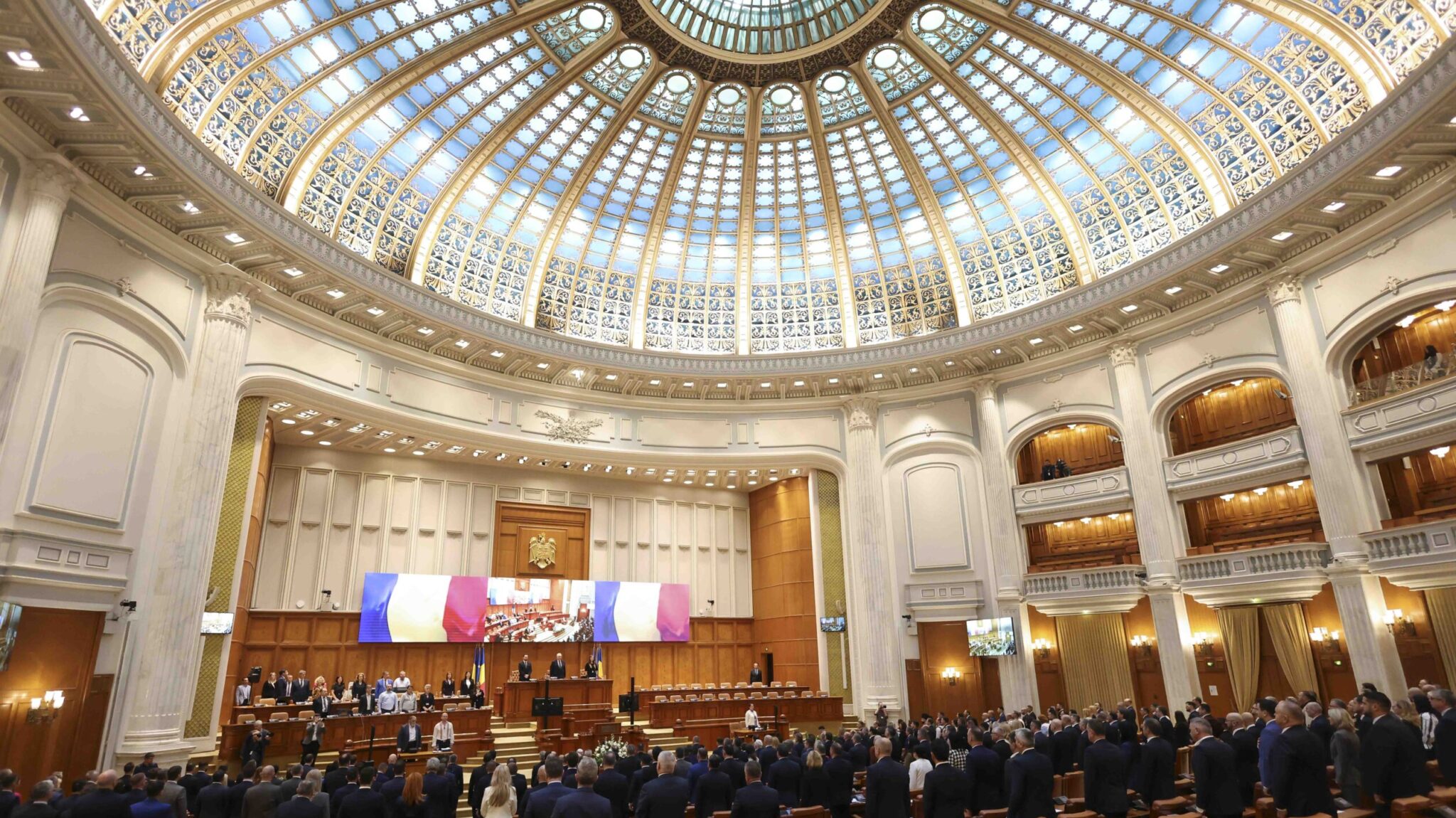 Noua structură parlamentară: Distribuția funcțiilor de conducere și ...