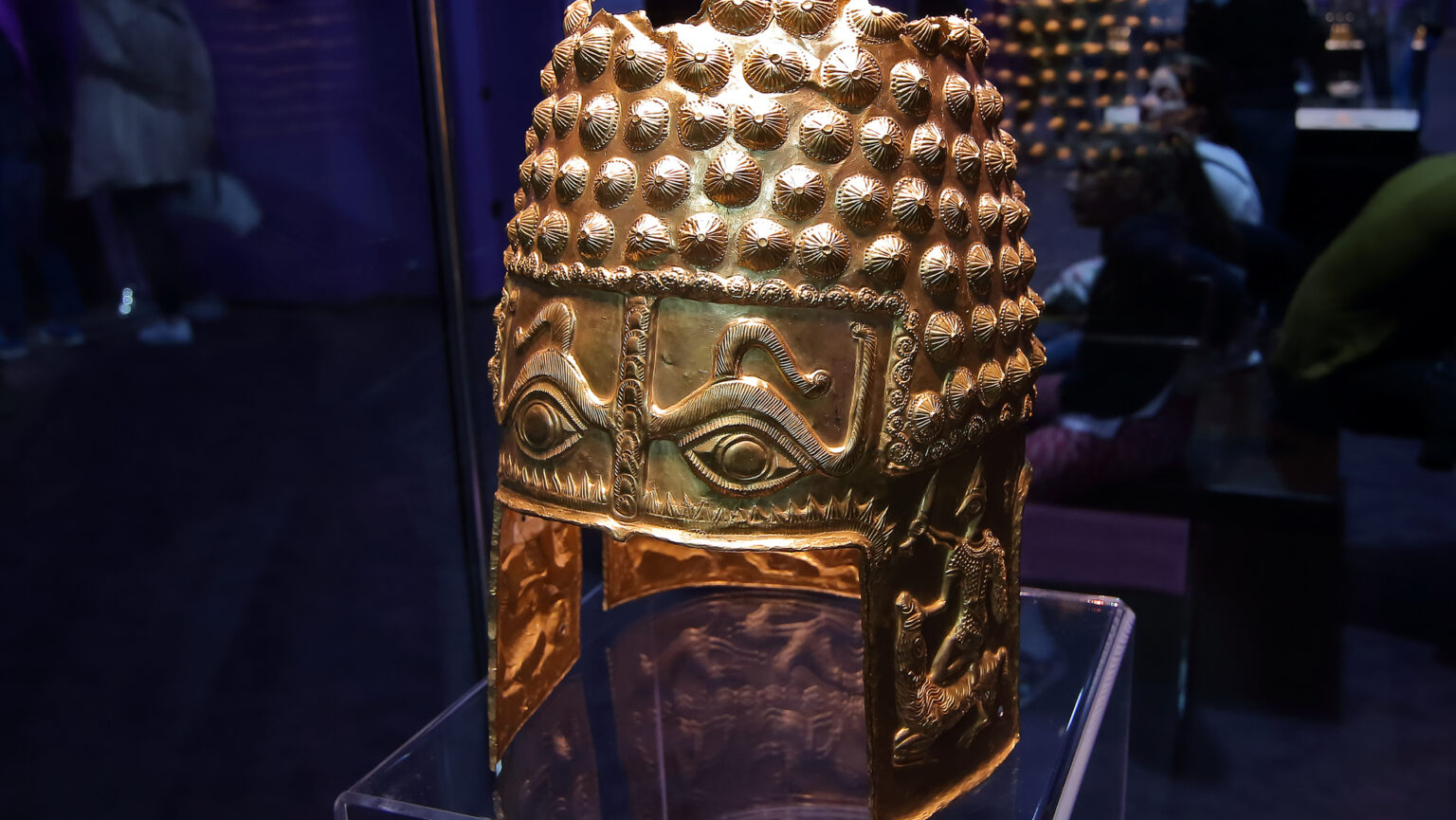 Furtul coifului dacic de la Coțofenești. Nu este exclusă implicarea ...