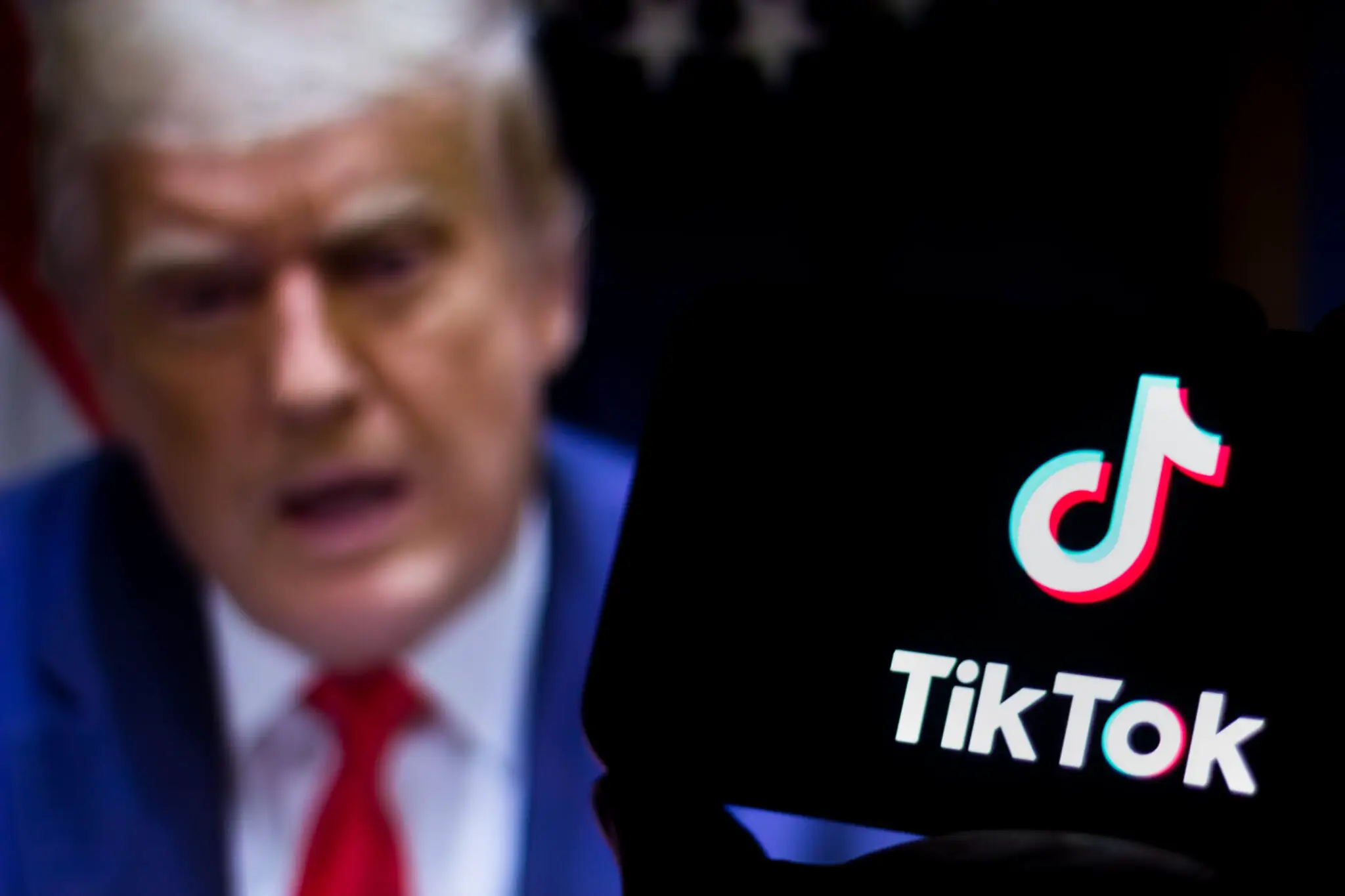 Donald Trump vrea să salveze TikTok. Shou Zi Chew, invitat la ...