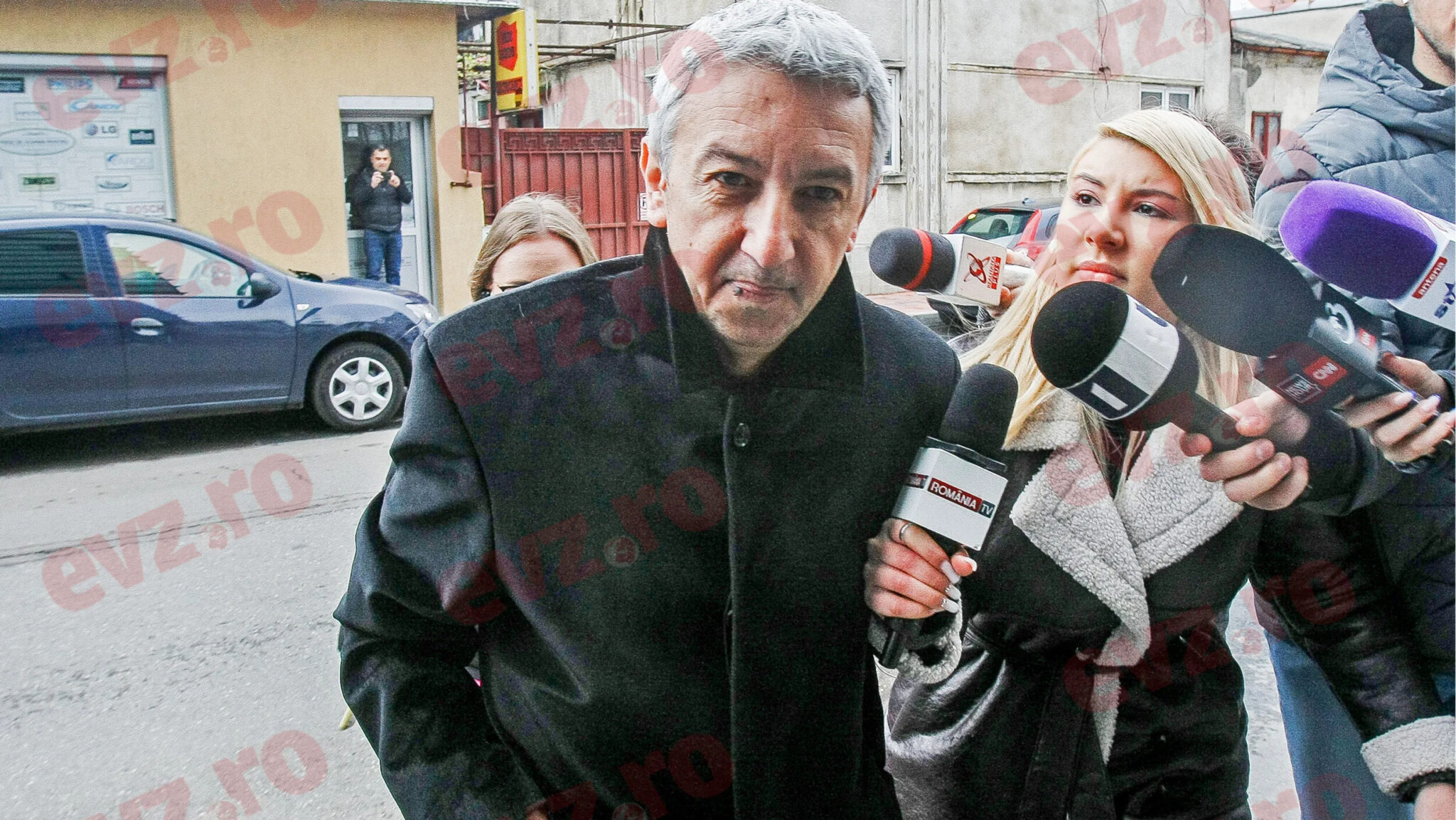 Dan Diaconescu, condamnat la 8 ani și 4 luni de închisoare, cu interdicția de a fi ales în ...