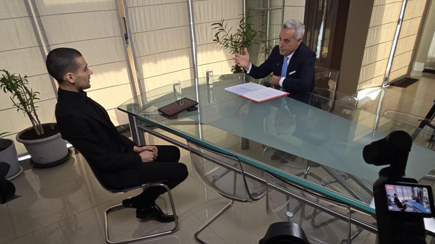 Călin Georgescu a făcut denunțul: A ajuns să se teamă. Mai credem oare ...