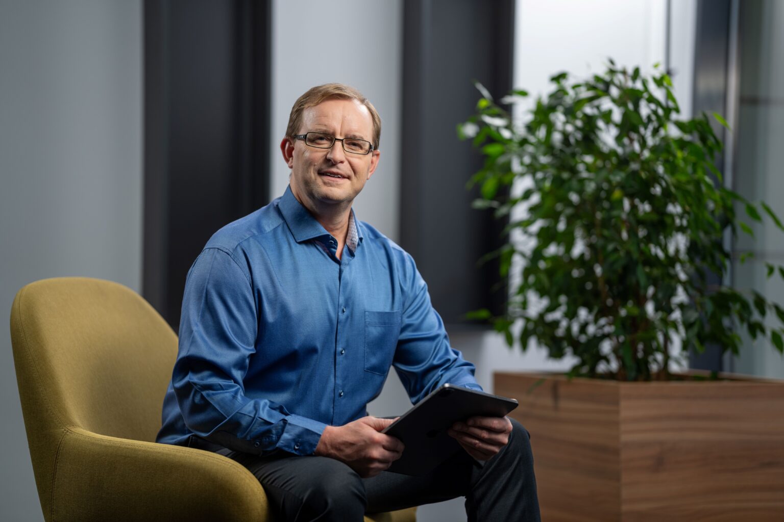 Raiffeisen Bank atrage cu 35% mai mulți clienți în T1 2025 ...