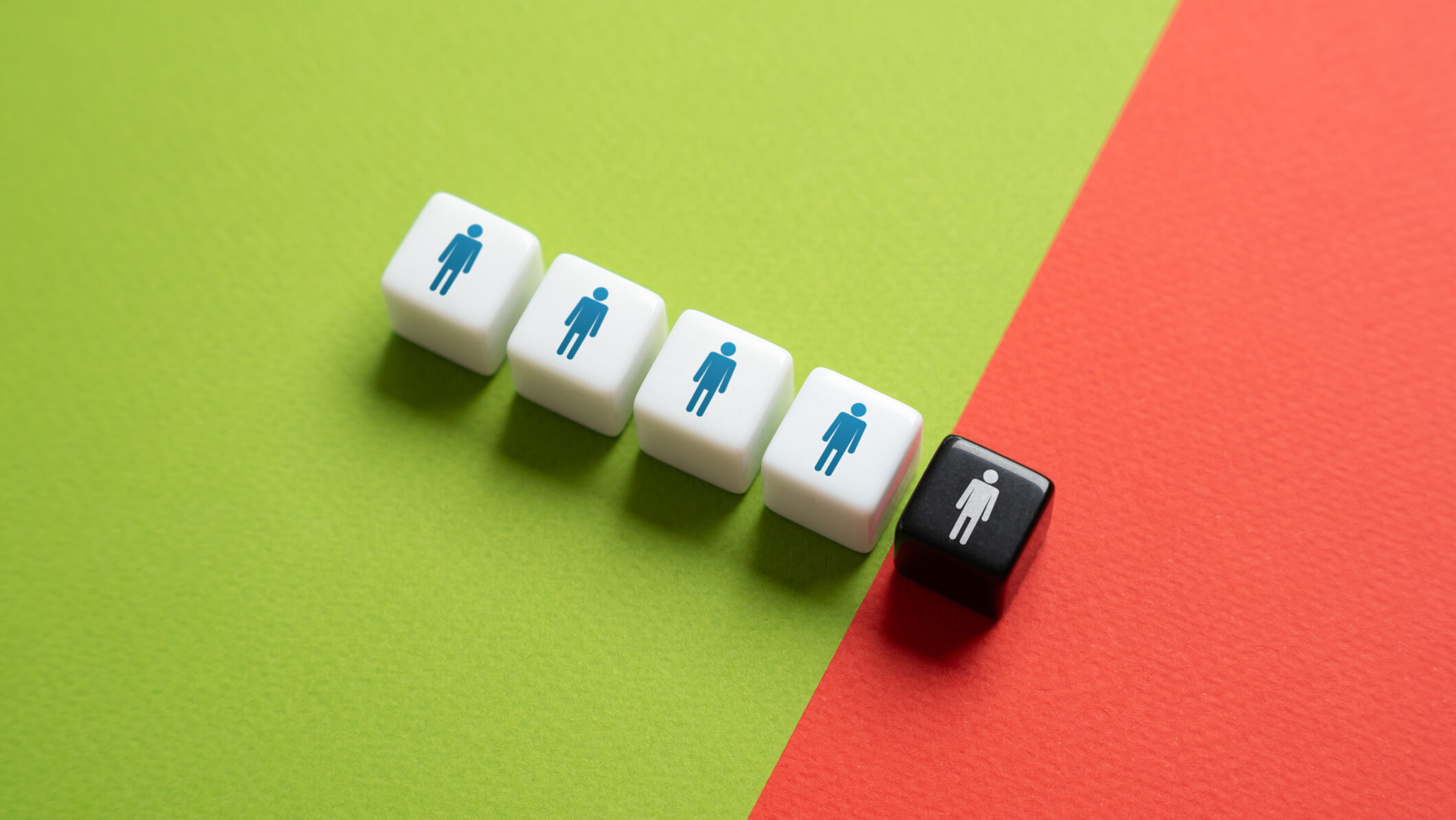 Concedieri masive în România. Sute de angajați vor fi înlocuiți: E o ...