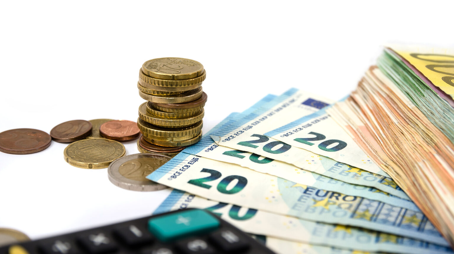 Bonus pe lângă pensie. Pensionarii primesc o parte din bani înapoi. Ce ...