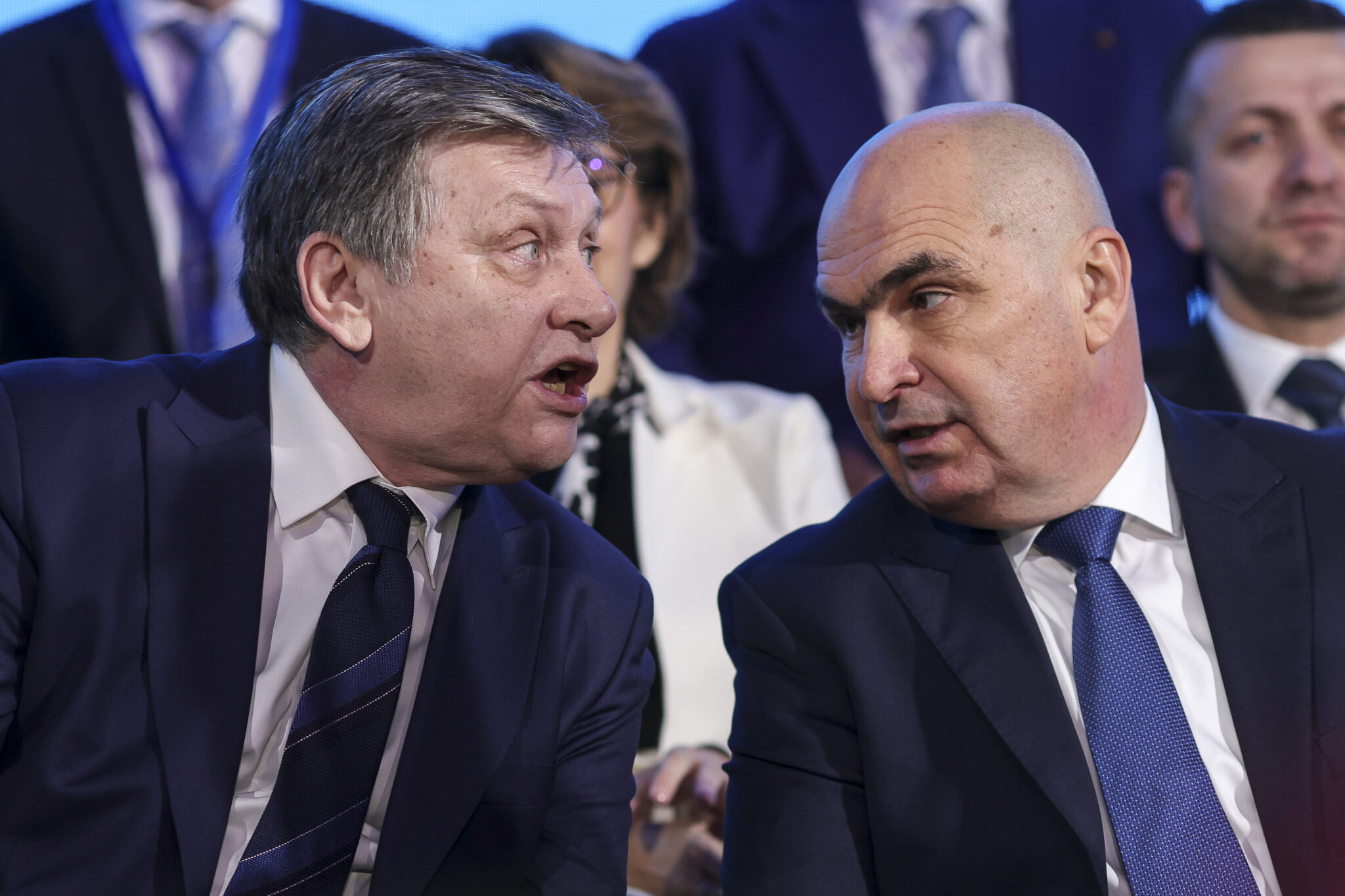 Crin Antonescu poate candida la prezidențiale. BEC a aprobat oficial ...